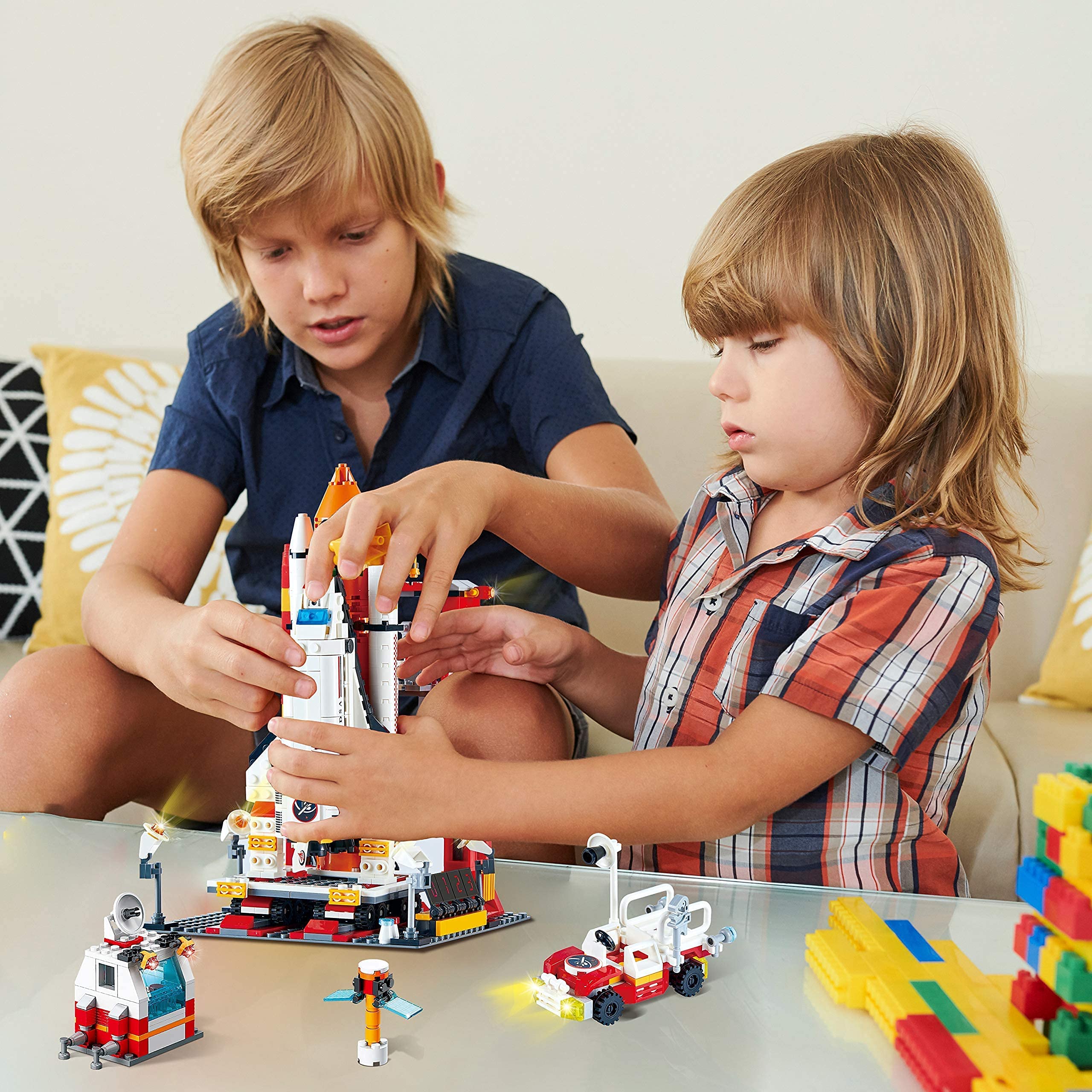 JSINMA City Space Shuttle Toys Building Sets with Astronaut Minifigures&Control Tower Building Kit Space Exploration Rocket Toy STEM Creative & Educational Gift for 6-12 Years Old Boys Girls (807 Pcs)