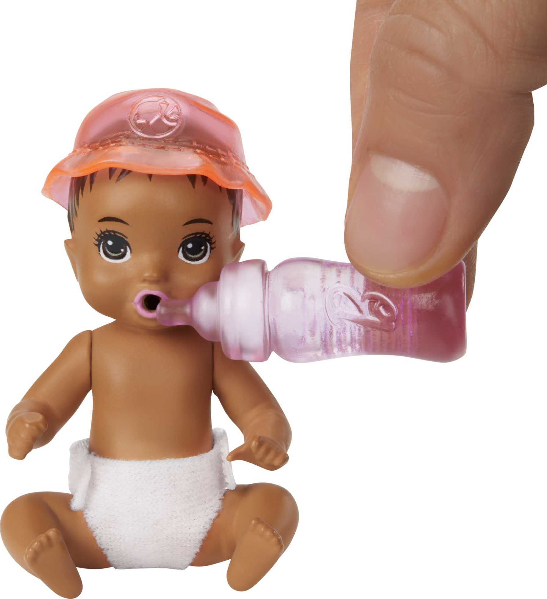 Barbie Skipper Babysitters Inc Doll & Accessories, Feeding & Bath Set with Color-Change Baby Doll, Tub & Accessories