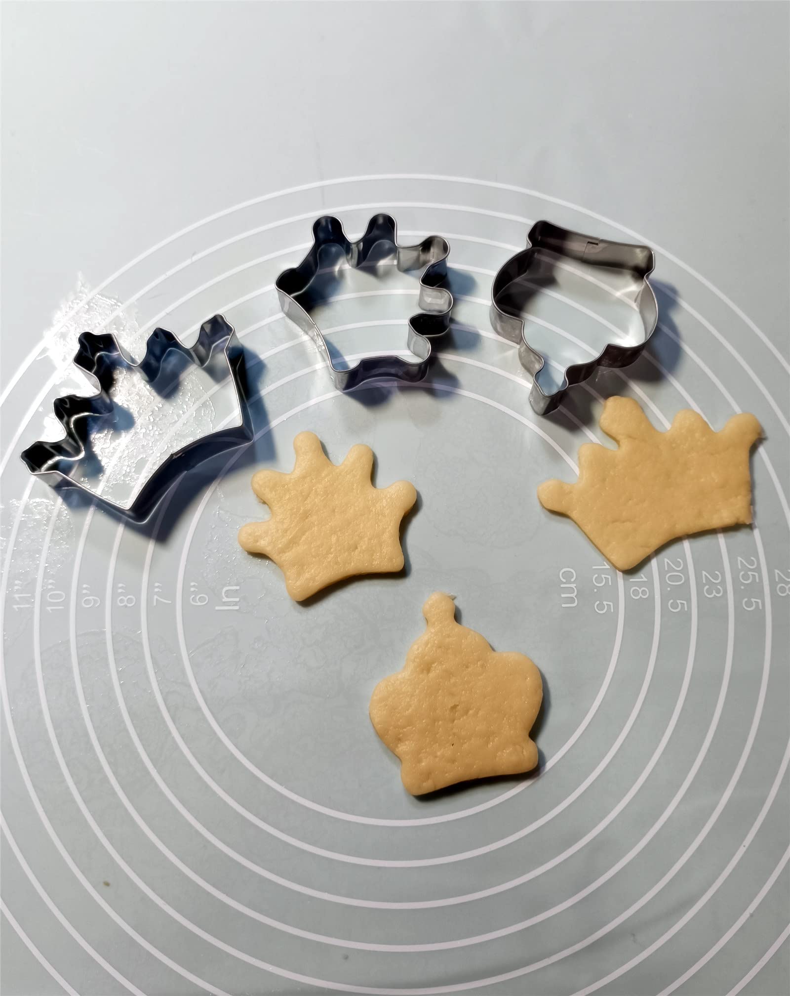 Crown Cookie Cutter Set of 3 pcs, Stainless Steel Princess Crown Shaped Fondant Cutters Baking Molds