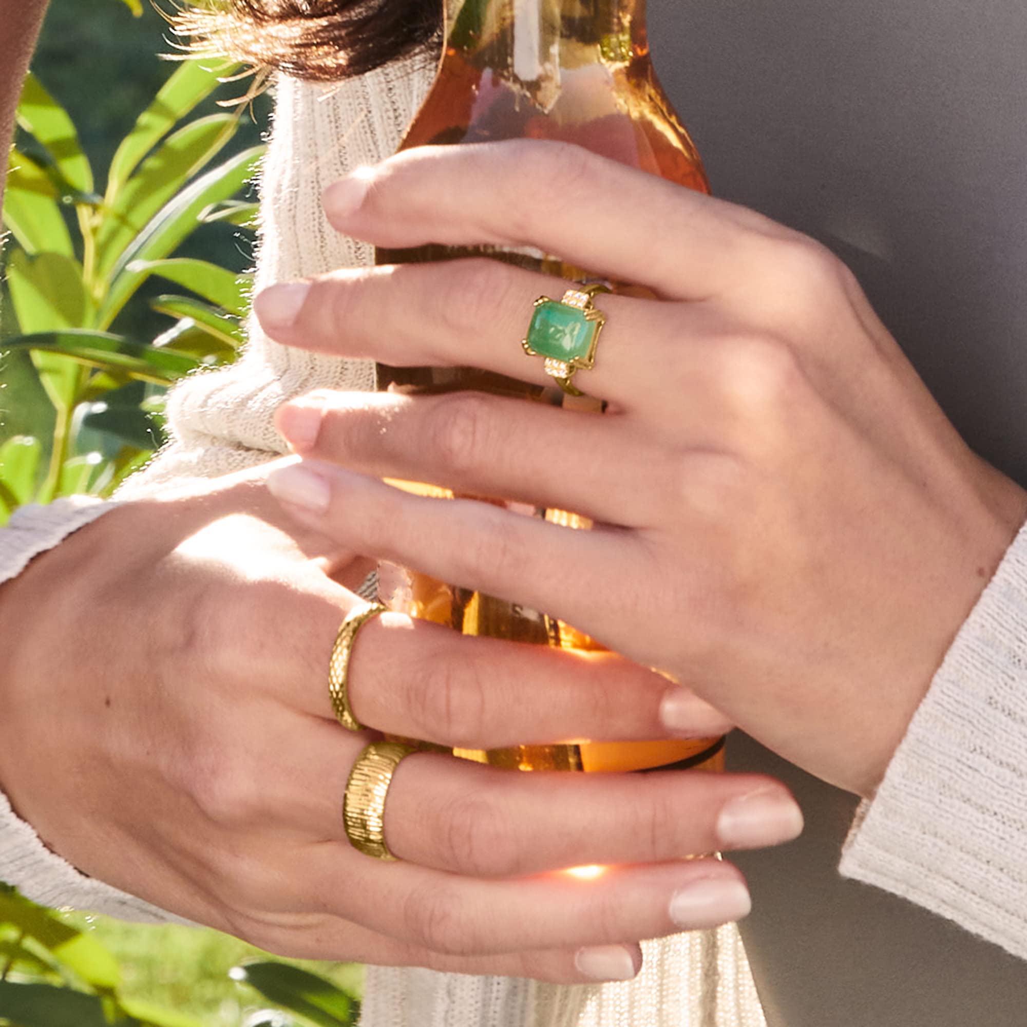 Canaria Jade Ring With Diamond Accents in 10kt Yellow Gold. Size 7