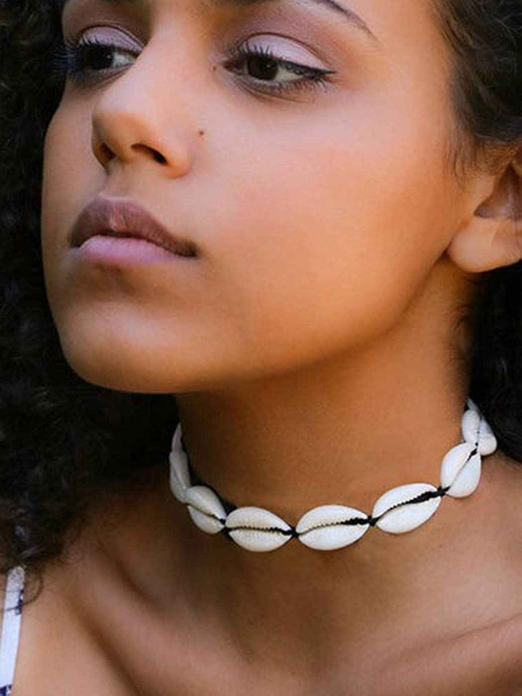 Chennie Boho Cowrie Shell Choker Necklaces Black Puka Nature Cowrie Seashell Necklace Ankle Bracelets Adjustable Jewelry Beach Foot Chain for Women (B Black)