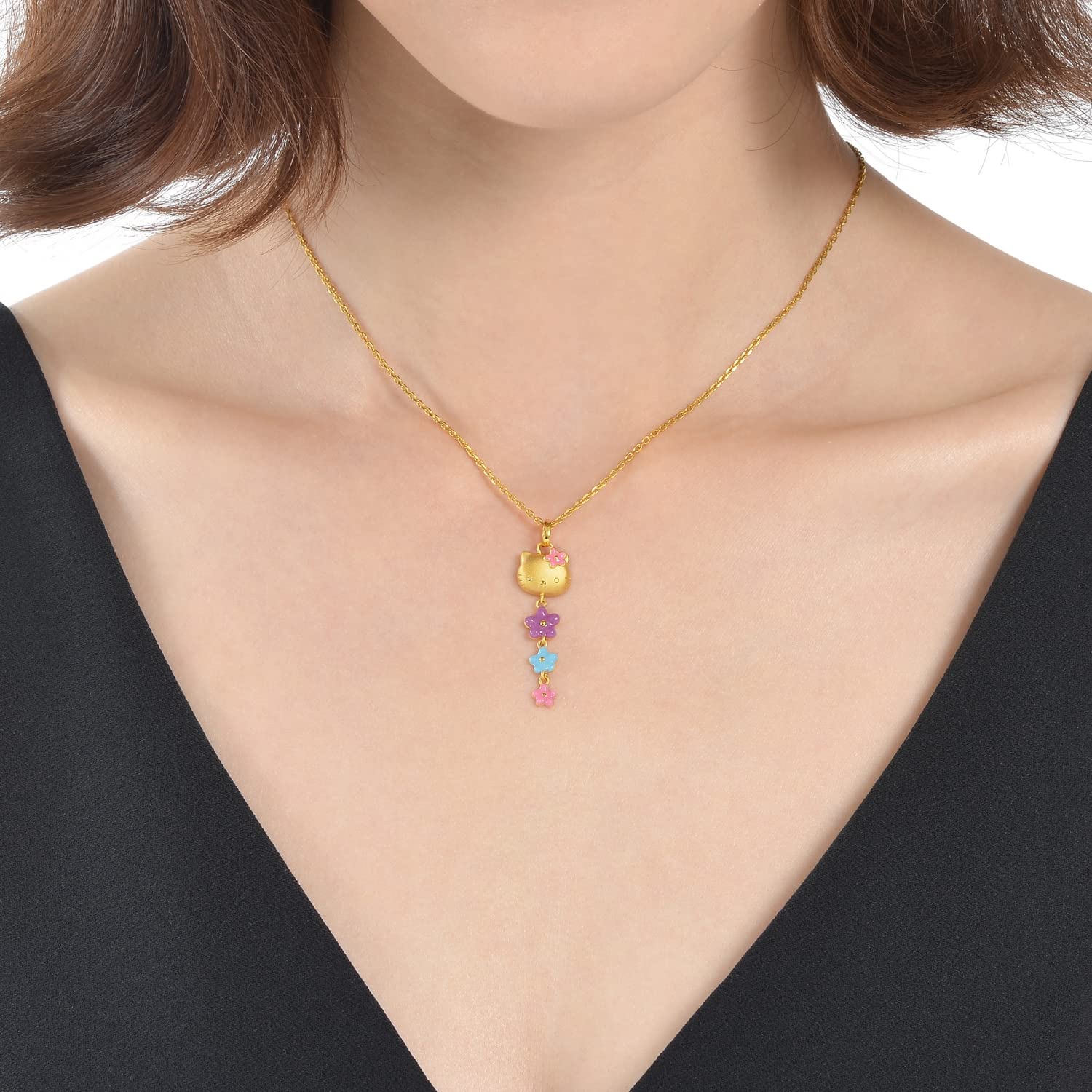 CHOW SANG SANG Sanrio 999.9 24K Solid Gold Hello Kitty with Flowers Pendant for Women 75426P [Not Include the Necklace]
