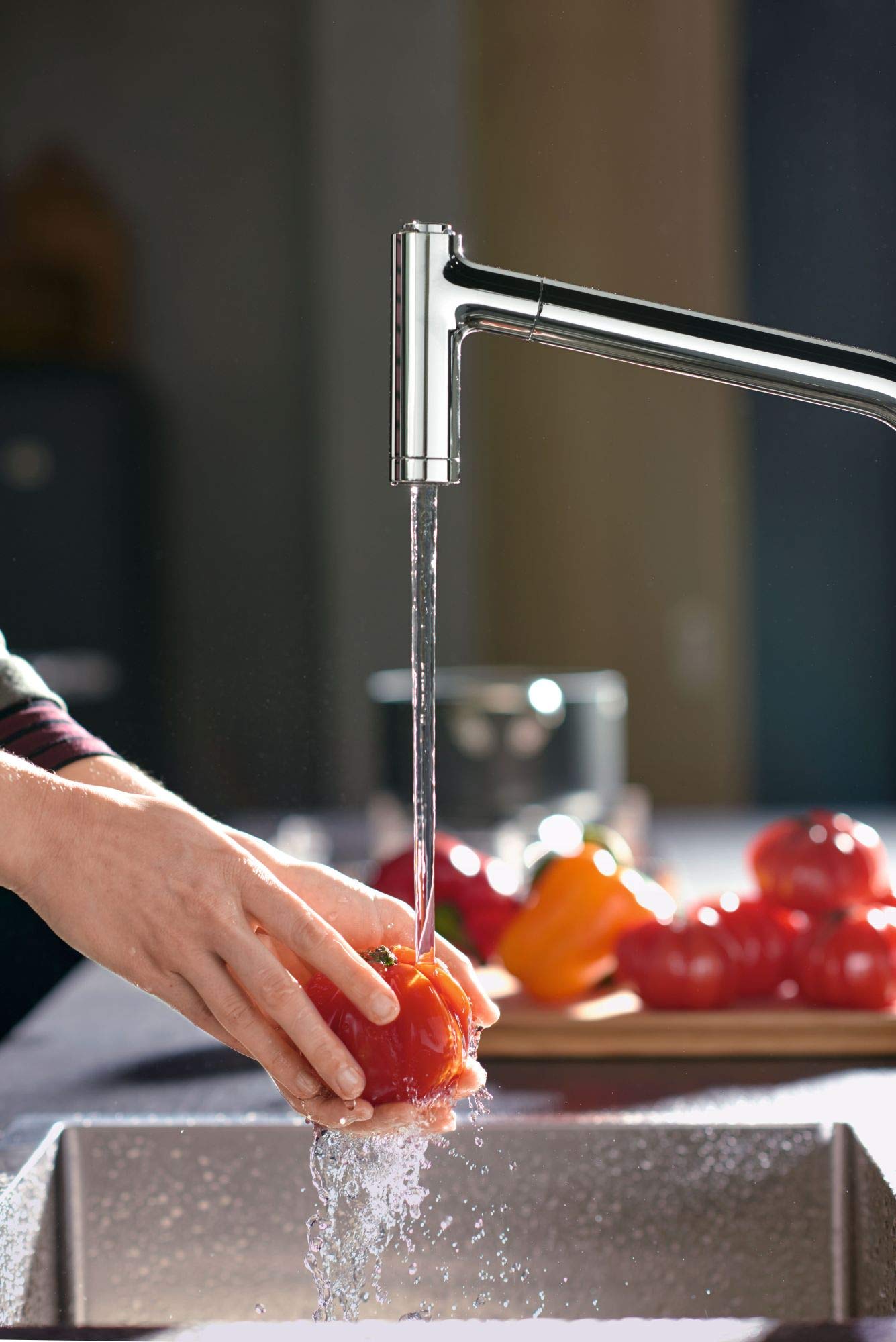 hansgrohe Metris Select Stainless Steel Single-Handle Kitchen Faucet, Kitchen Faucets with Pull Out Sprayer, Faucet for Kitchen Sink, Magnetic Docking Spray Head, Stainless Steel Optic 14884801