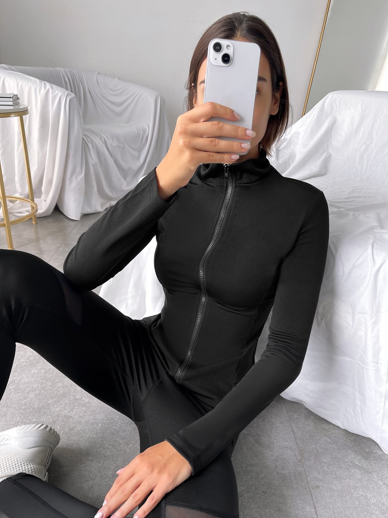 Cozyease Women's Athletic Zip Up Lightweight Jacket Long Sleeve Cropped Workout Tops with Thumb Holes Black Plain Solid M