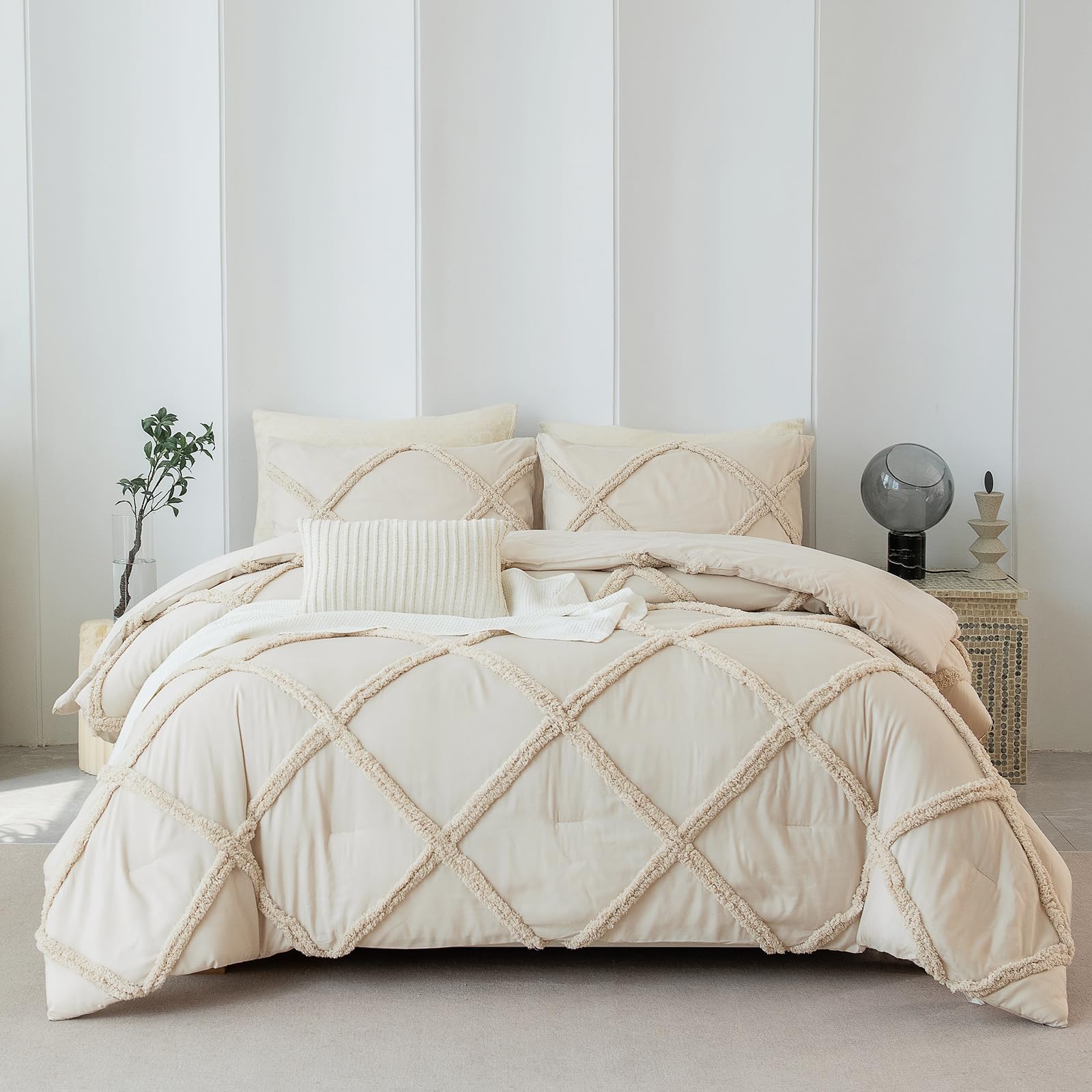 Bedbay White Tassel Comforter Set Queen Size Boho Aesthetic Bedding Set Queen Bed Set Tassel Decor Farmhouse Shabby Chic Bedding Luxury 3 Pieces Ultra Soft Microfiber Comforter(White,Queen)