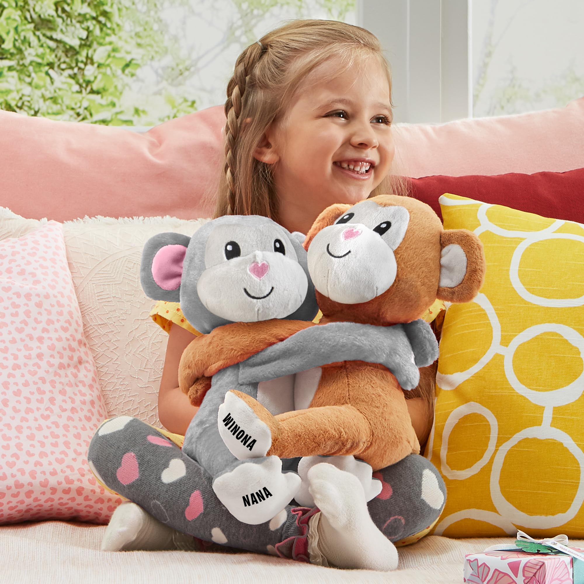 Let's Make Memories Personalized Hugging Plush Monkeys - Monkey Stuffed Animal for Kids - for Birthday - for Boy - for Girl - Te Quiero - Familia