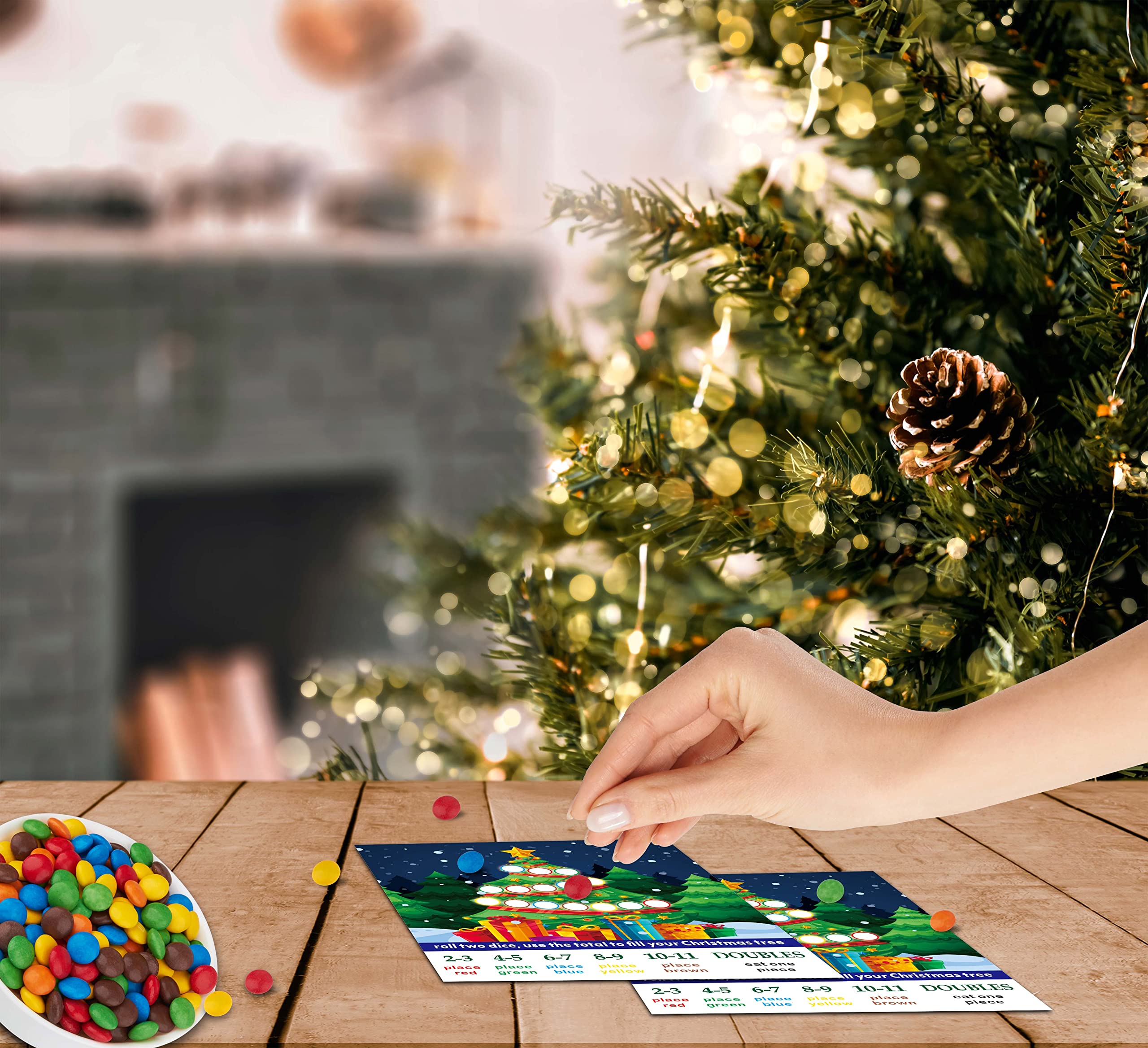 Christmas Party Roll The Dice Game, Kids Table Game, 10 Play Cards 20 Transparent Dices - 5 x 6 inches(MMgame-A005)