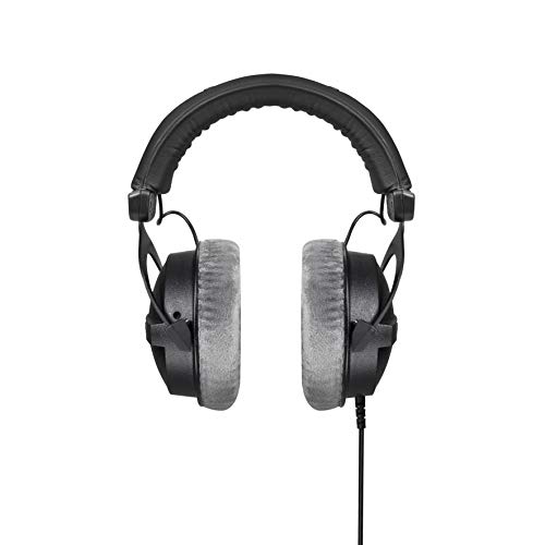 beyerdynamic DT 770 PRO 250 Ohm Over-Ear Studio Headphones in black. Closed construction, wired for studio use, ideal for mixing in The studio