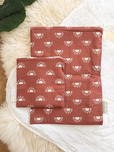Itzy Ritzy Sealed Wet Bag with Handle – Wet Bag for Travel, Swimsuits, Cloth Diapers, Gym Clothes & Toiletries - Washable & Reusable w/Water Resistant Lining - Measures 11” x 14” (Terracotta Sunrise)