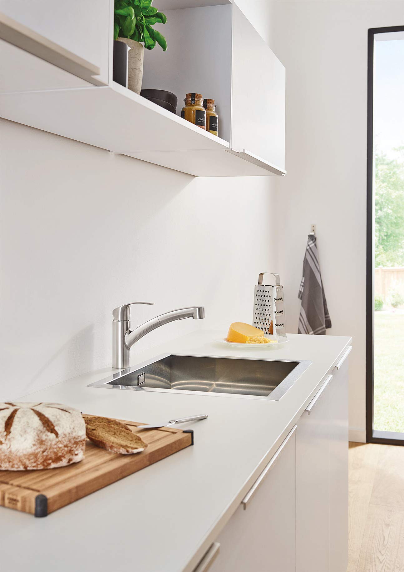 Grohe 30306DC0 SuperSteel Eurosmart Single-Handle Pull-Out Sprayer Kitchen Faucet