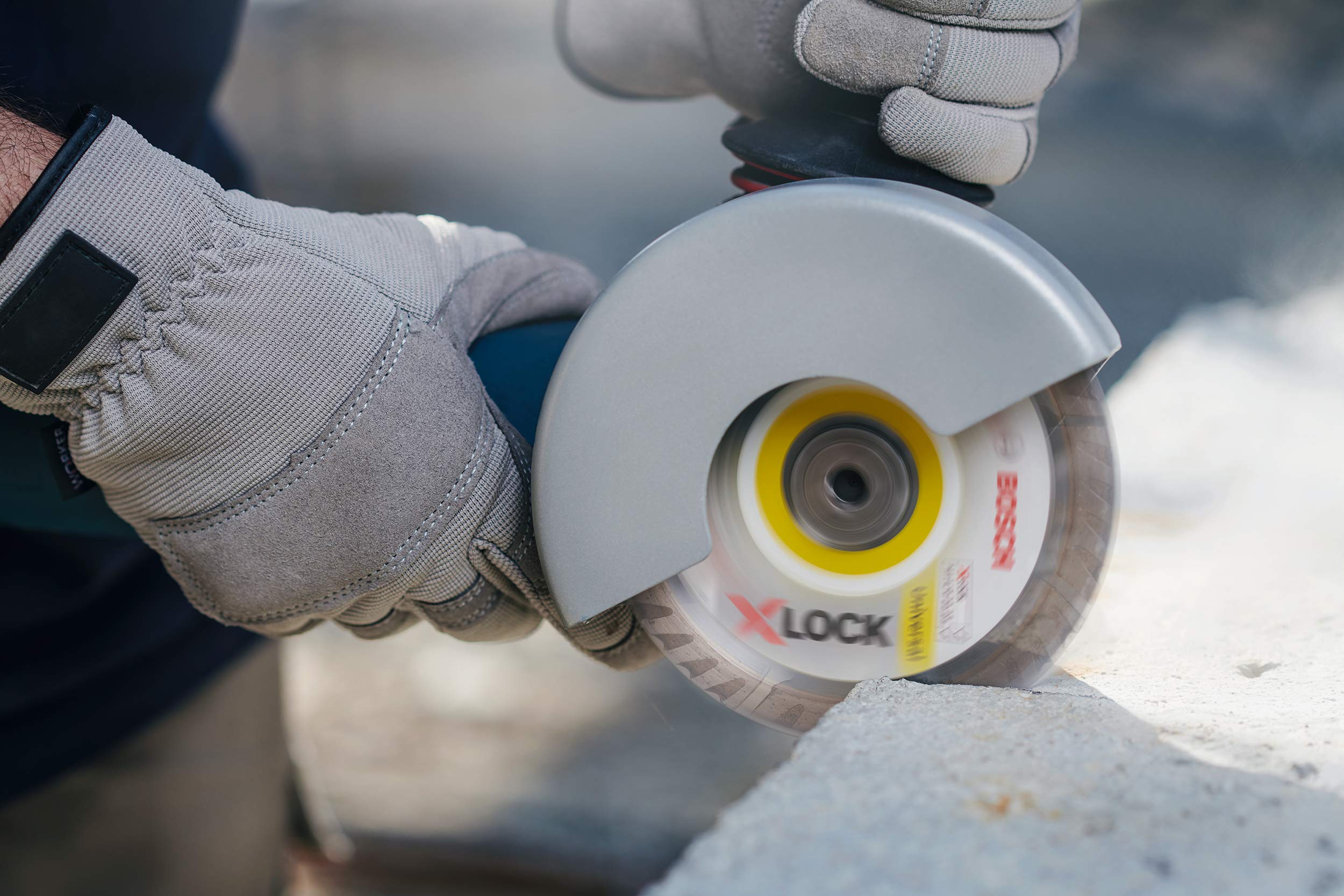 Bosch Professional 260925C101 Diamond Cutting Universal (X-Lock, disc Ø 115 mm, bore Ø 22.23 mm, Thickness 2 mm, Angle Grinder Accessories)