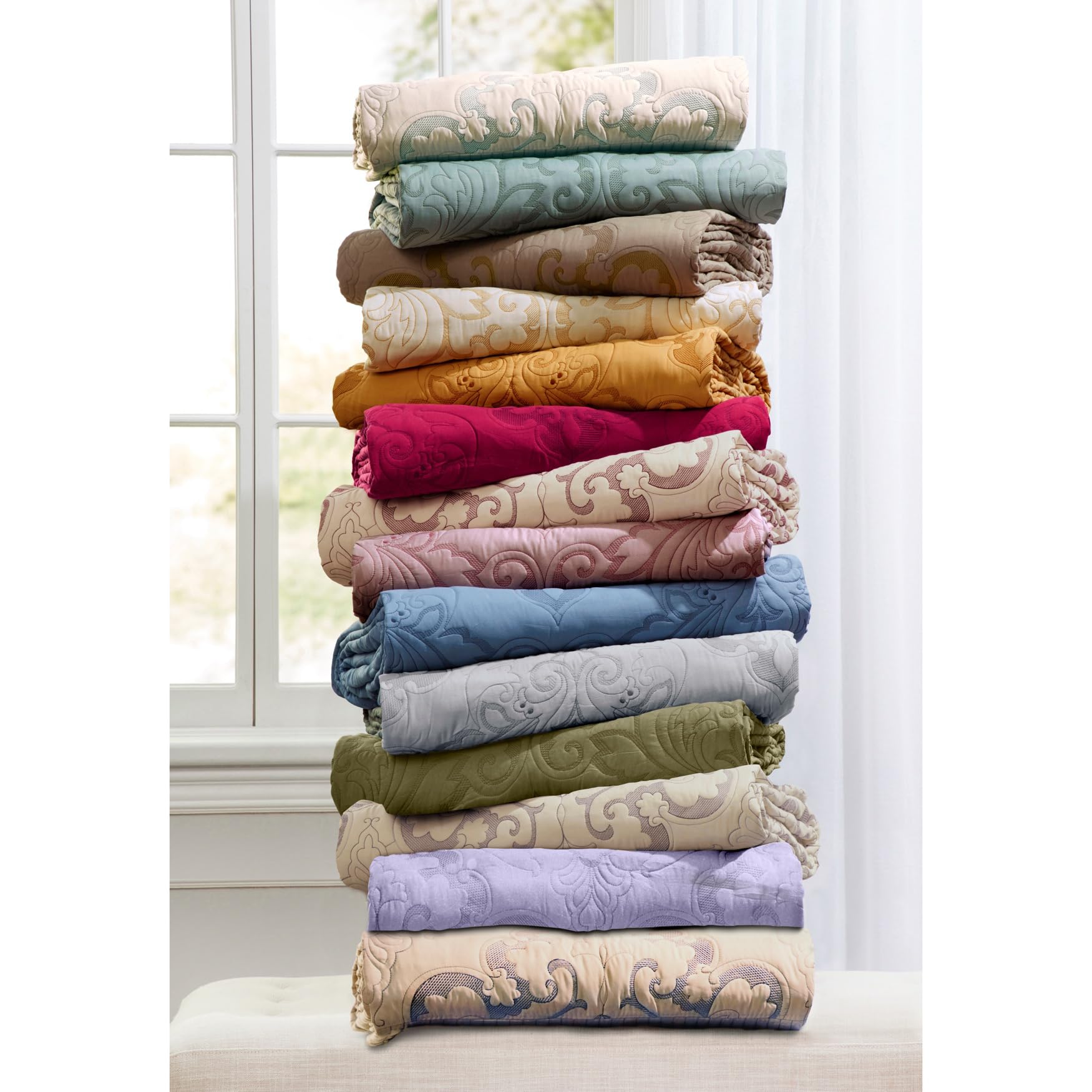BrylaneHome Bedding Lightweight All Season Modern Amelia Quilted Damask Oversized Ultra Soft Bedspread - Full, Honey Gold