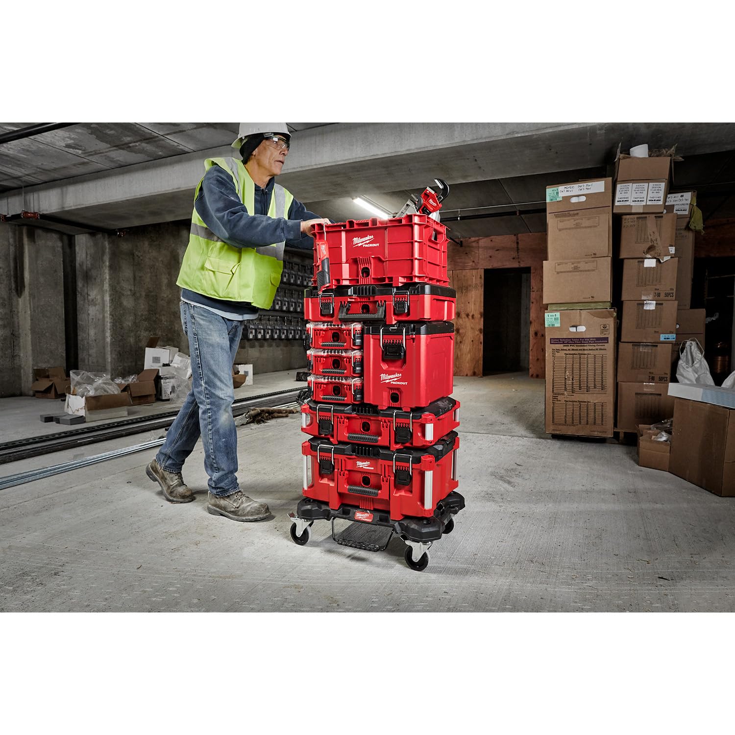 MILWAUKEE'S 48-22-8422 PACKOUT Compact Tool Box (1)