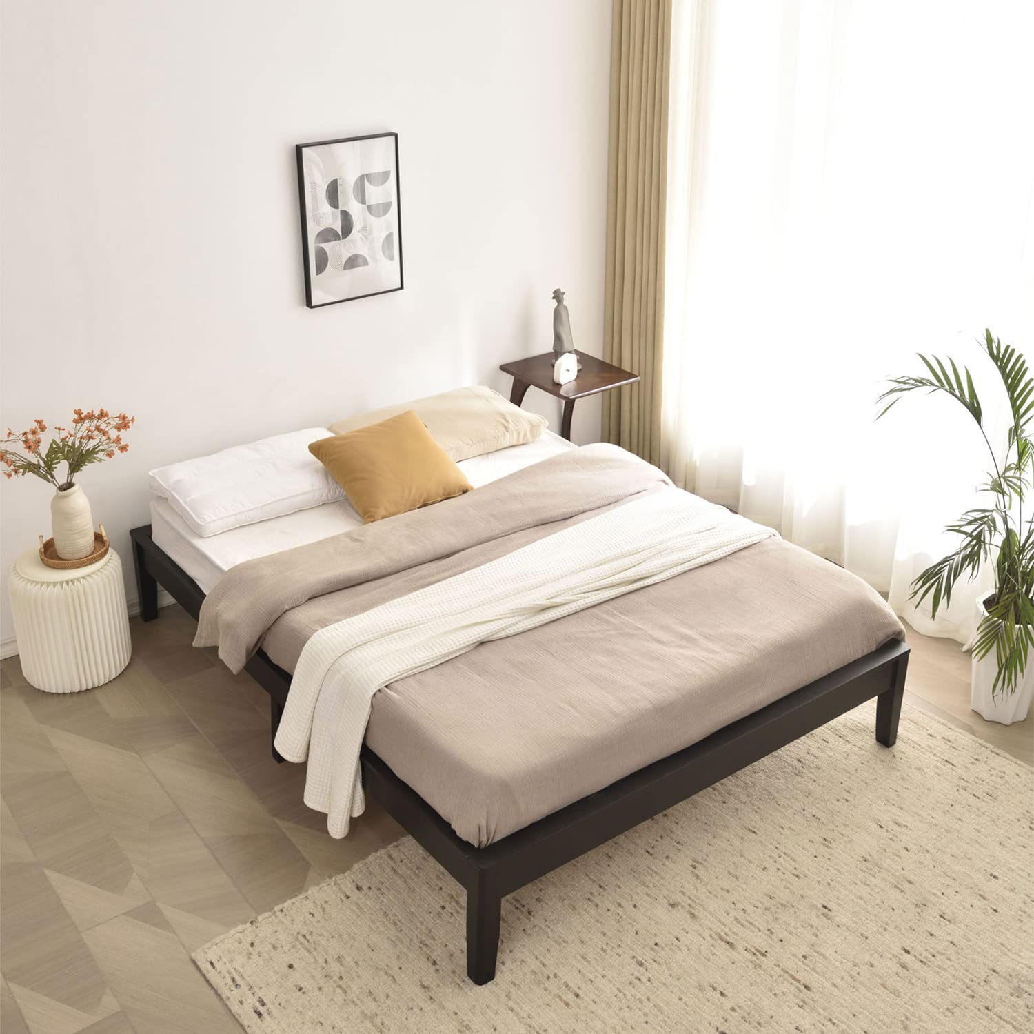 Better Home Products Stella Solid Pine Wood Queen Platform Bed Frame in Black
