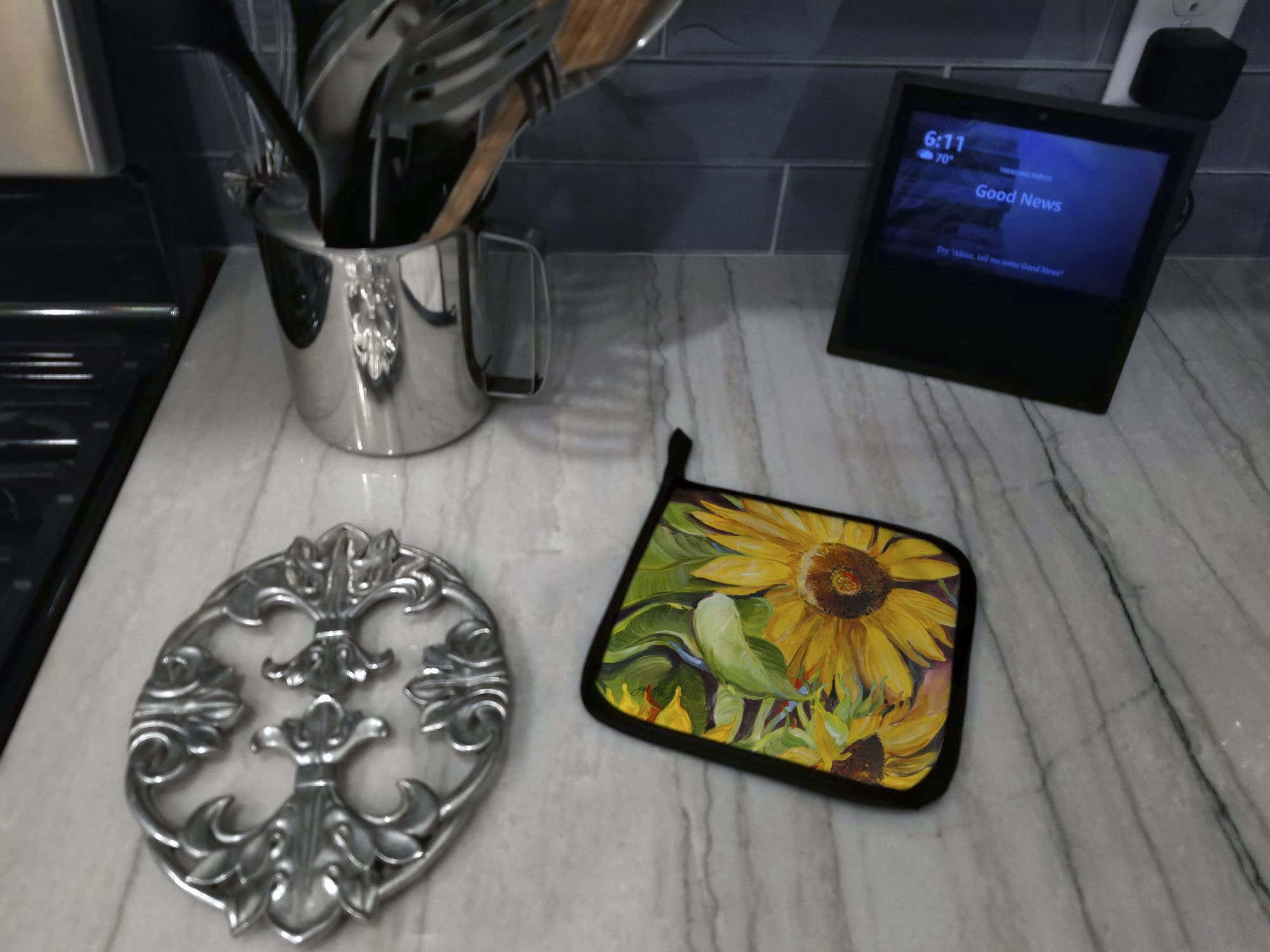 Caroline's Treasures JMK1265PTHD Sunflowers Pair of Pot Holders Kitchen Heat Resistant Pot Holders Sets Oven Hot Pads for Cooking Baking BBQ, 7 1/2 x 7 1/2