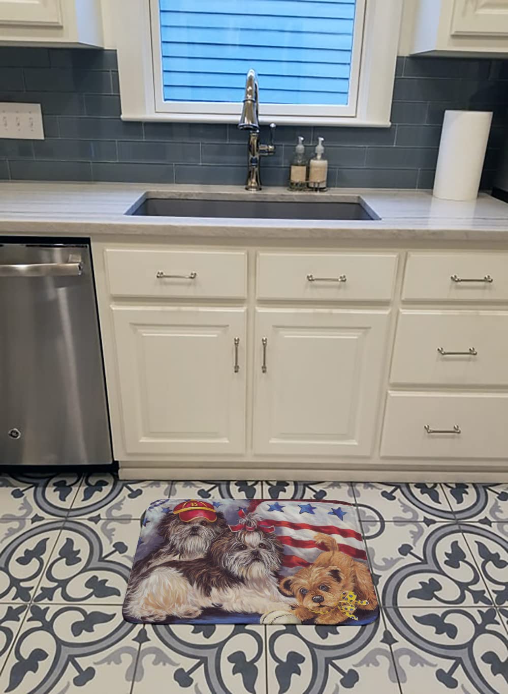 Caroline's Treasures Shih Tzu Americana Sweethearts Machine Washable Memory Foam Mat doormats, Multicolor