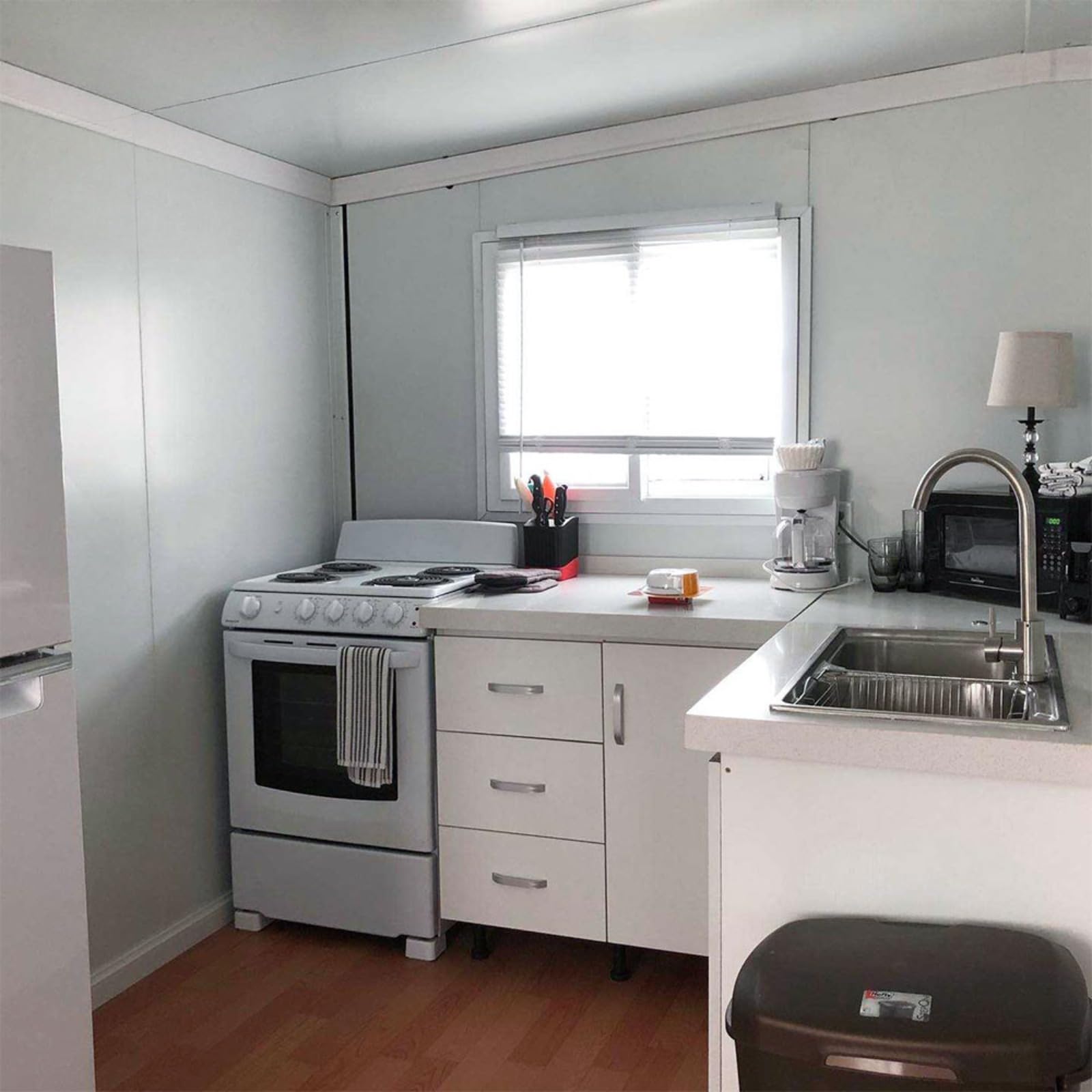 Container Tiny Home, Luxury Modern Prefab Insulated Home, Mobile Expandable Tiny House for Living with Customizable Design, Waterproof, Two & Three Room Options, Available in 20ft, 40ft Sizes
