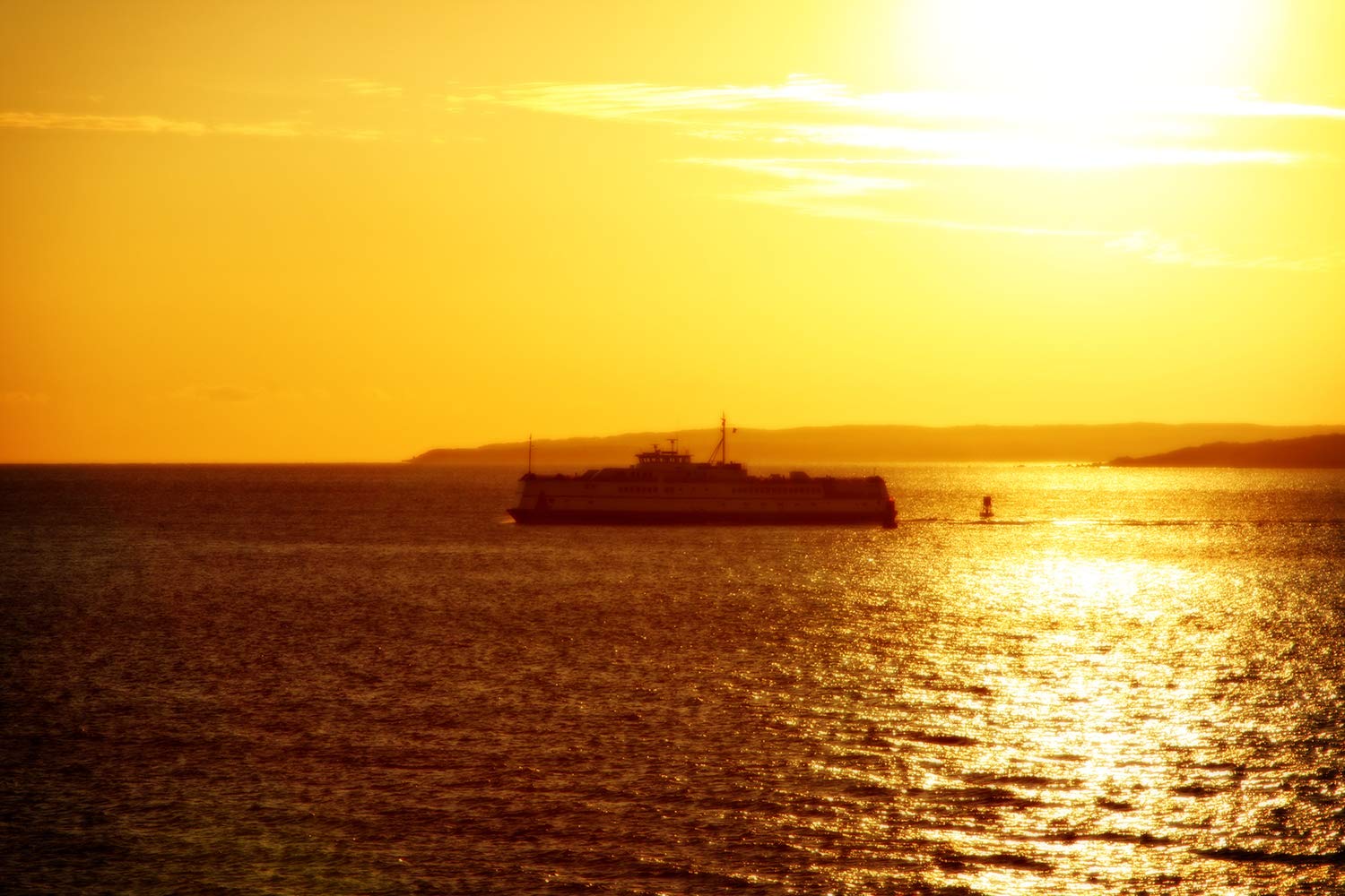 Buyartforless Float into The Sunset by Jobe Waters 36x24 Graphic Art Photography Canvas, Yellow