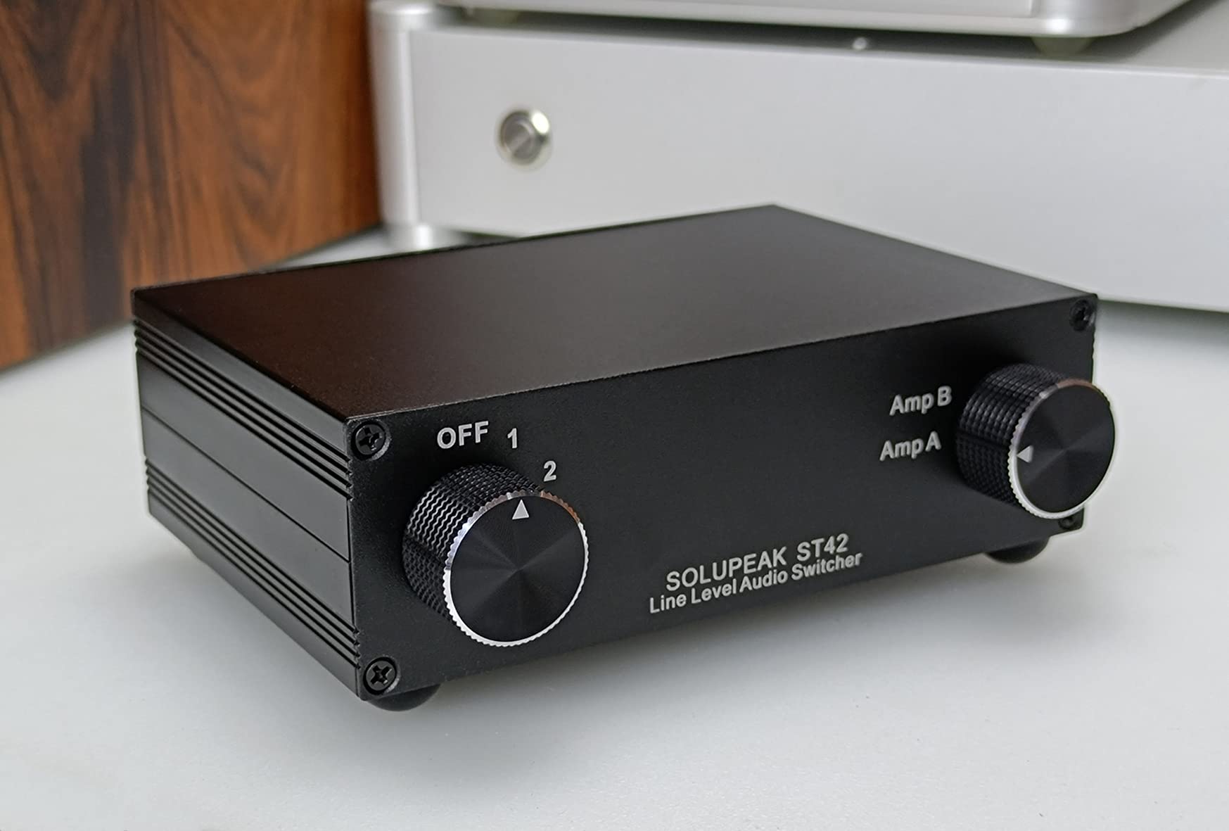 SOLUPEAK ST42 4-Way RCA Audio Switch Source Signal Input switcher selector Splitter Box (4 in 2 Out)