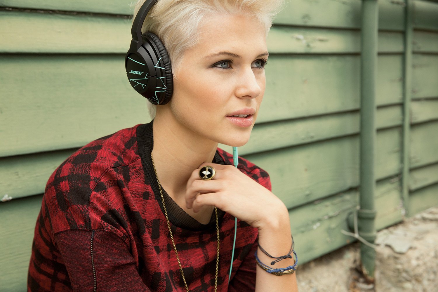 Bose SoundTrue Headphones Around-Ear Style, Black/Mint
