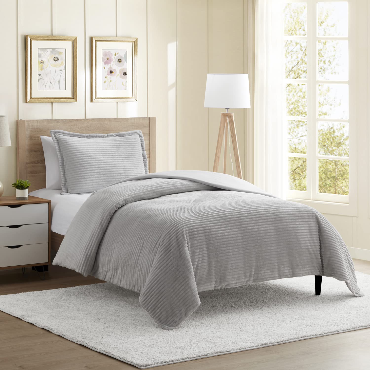 Nestl Premium Flannel Duvet Cover Set - 2 PC Reversible Twin Comforter Cover Set with Microfiber Back - 1 Velvet Duvet Cover Twin with Zipper Closure & 1 Pillow Sham 68 x 90 inches – Silver Gray