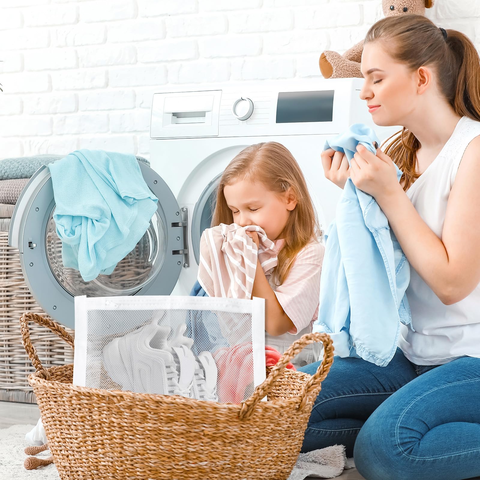 DAJISI Shoe Washing Machine Bag, Large 15.7inch Mesh Laundry Bag for Shoe Reusable Sneaker Cleaning Bag with Adjustable Strap for Shoes Clothes Washer & Dryer (White)