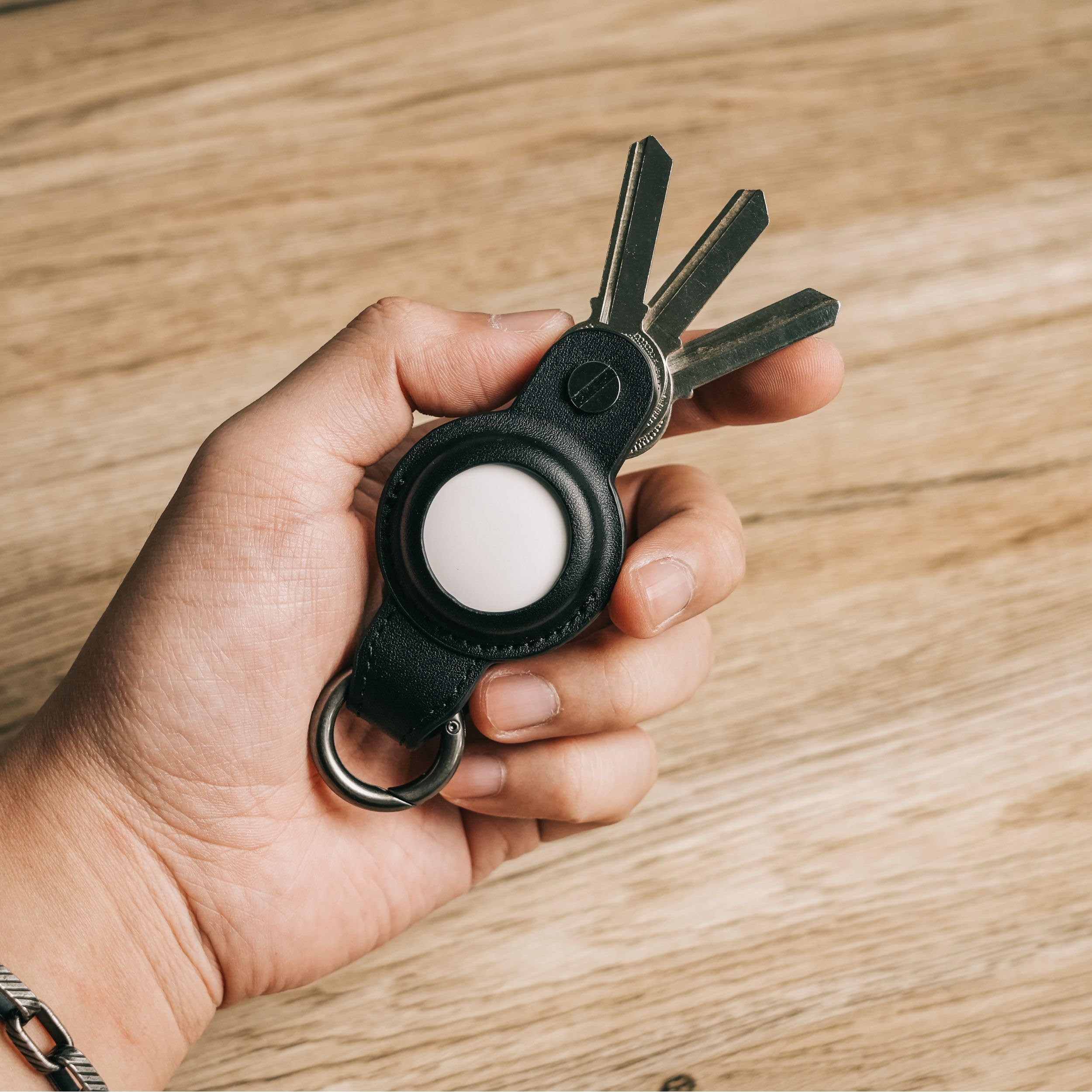 CAXGEK Air Tag Key Organizer, Compact Leather Keychain for Apple AirTag, Key Holder and Case with Keyring. [Black, without Airtag]