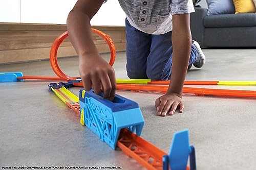 Hot Wheels Track Builder Unlimited Slide & Launch Pack for Kids 6 Years & Older with a 1:64 Scale Hot Wheels Vehicle, Moveable Kicker Booster & 3 Track Pieces that Connect to Other Sets