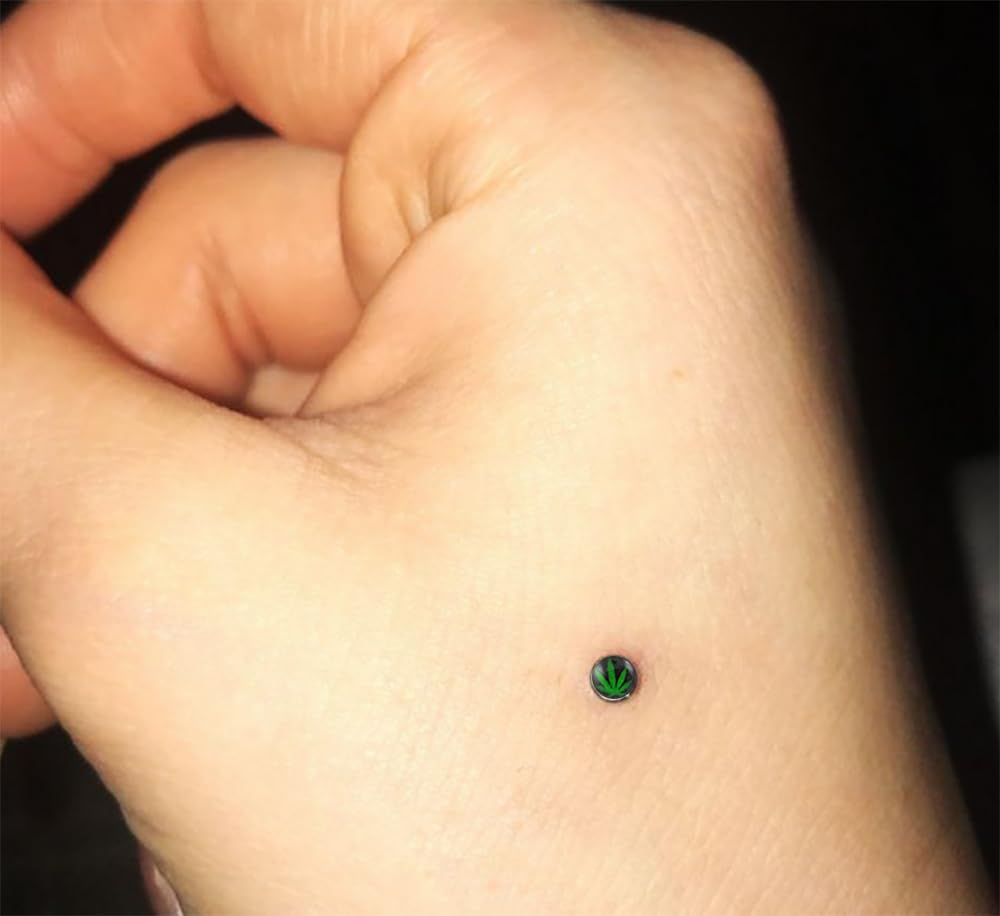 AtoZ Piercing Marijuana Leaf on Black Background Surgical Steel Top with Titanium Base Micro Dermal Anchor Jewelry