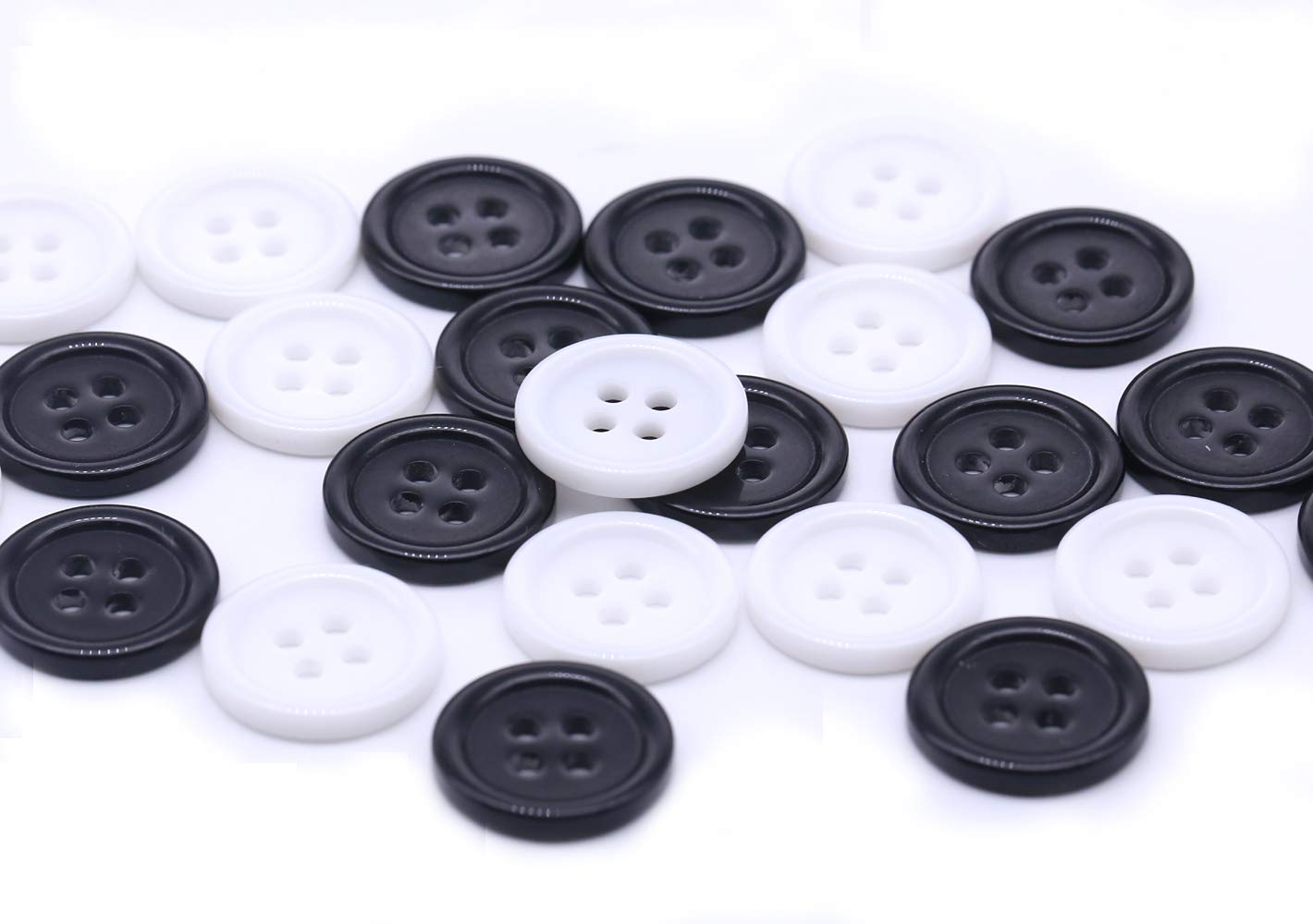 GANSSIA 5/8 Inch 4 Holes Black Buttons 15mm Sewing Round Button for Craft Pack of 160 Pcs