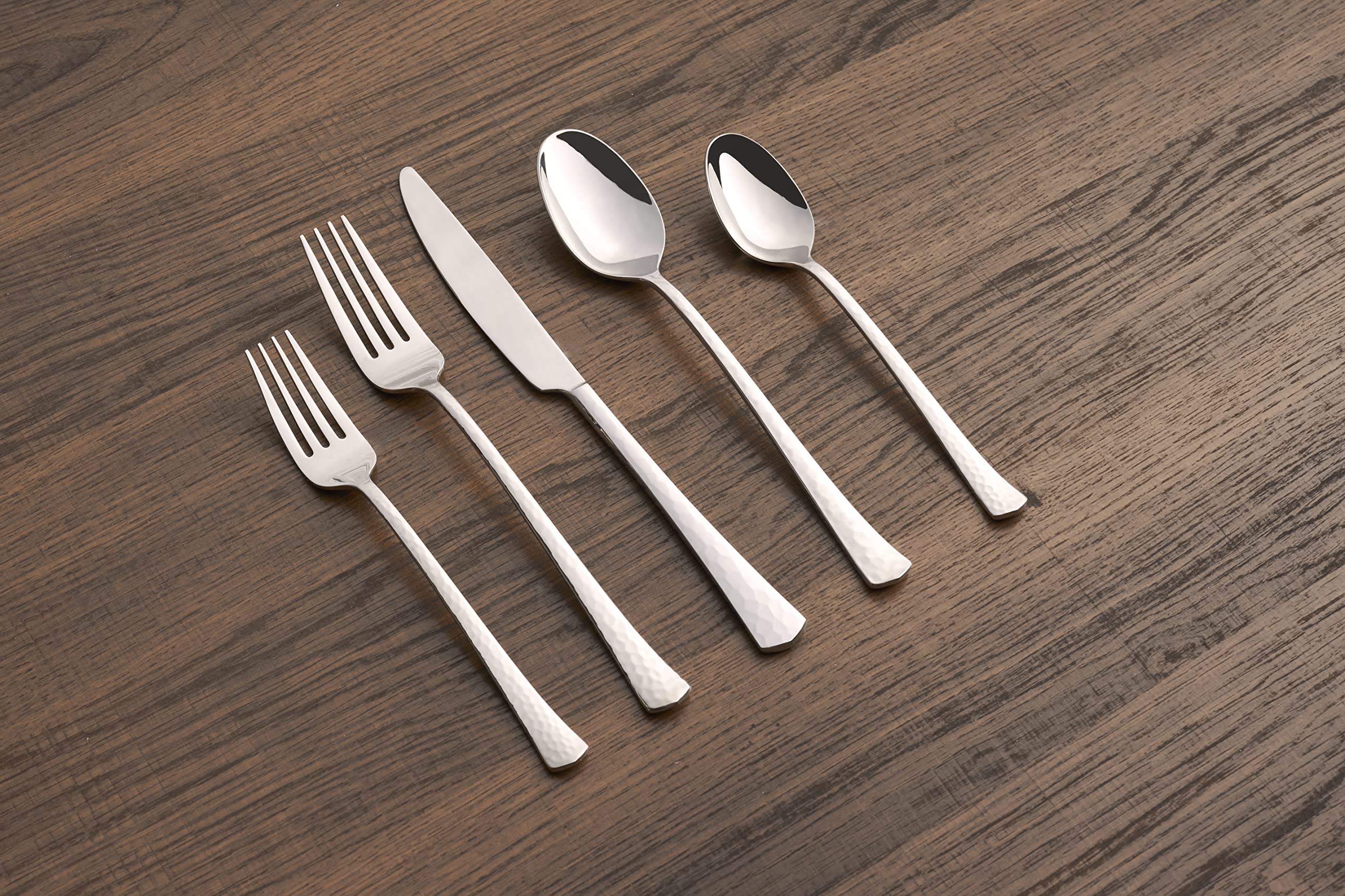 Cambridge Silversmiths Raegan Hammered Mirror 20-Piece Flatware Set