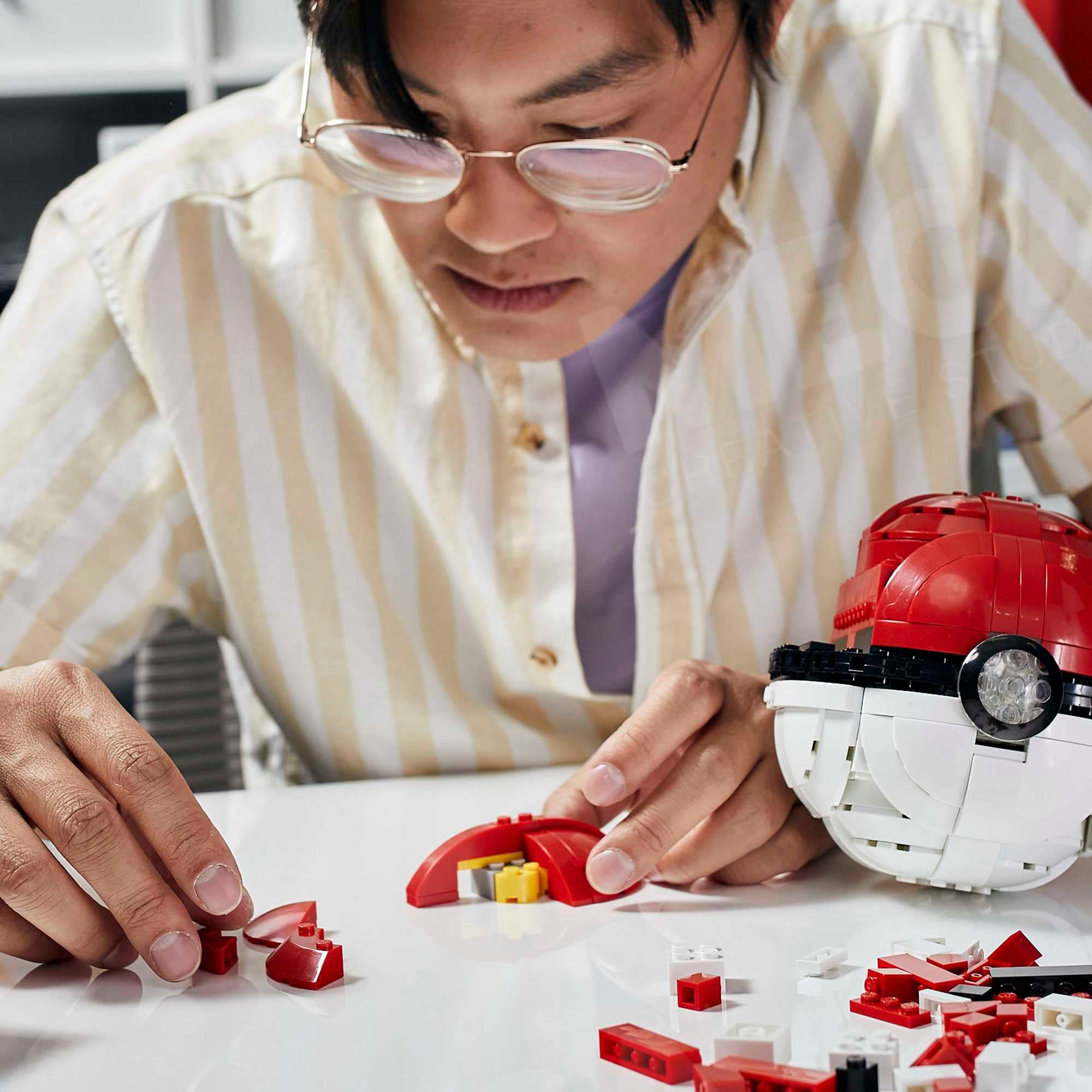 Mega Construx Pokémon Jumbo Poké Ball Construction Set, Building Toys for Kids, 1 piece