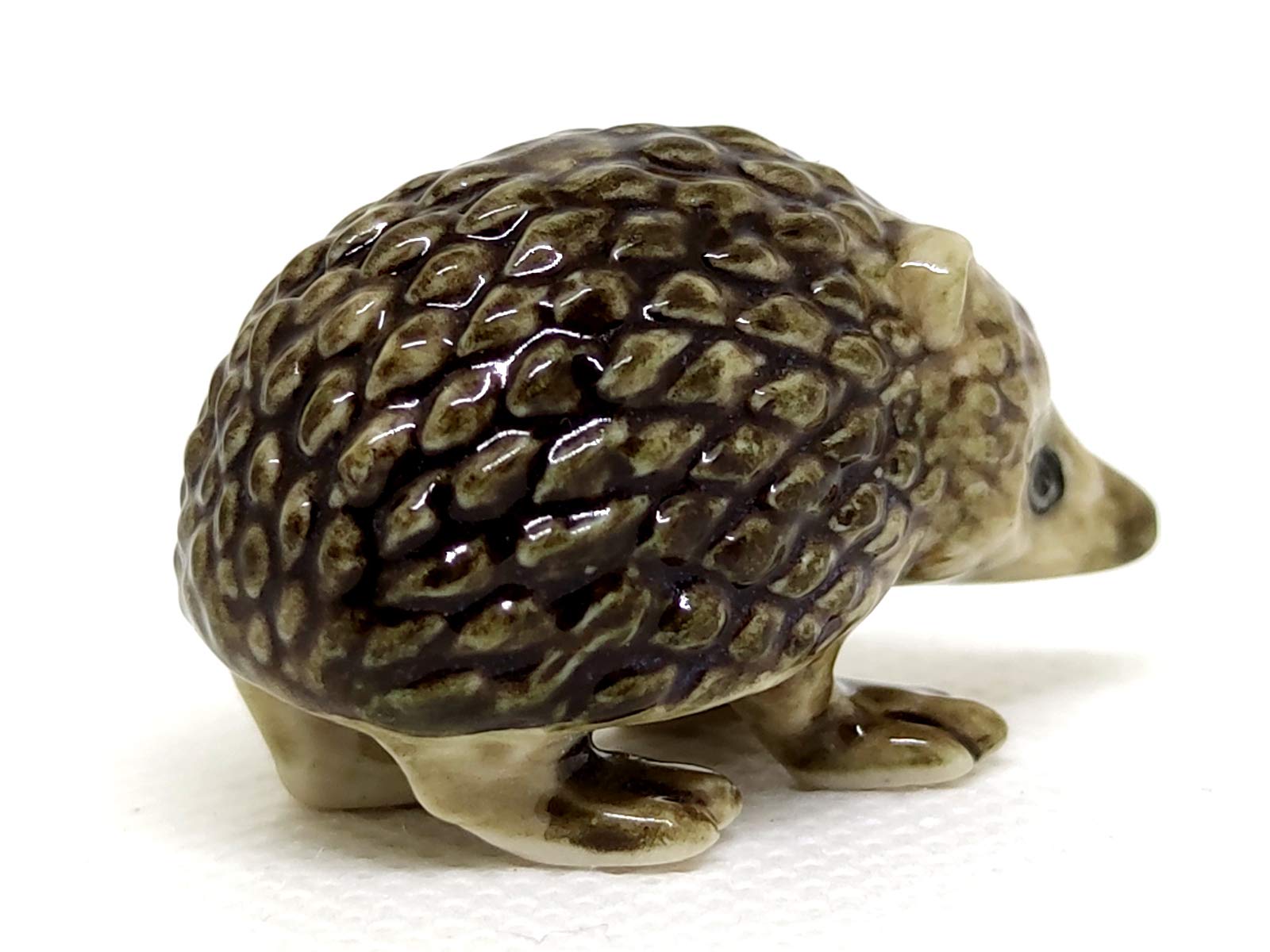 SSJSHOP Hedgehog Dollhouse Miniature Figurines Hand Painted Ceramic Animals Collectible Gift Home Garden Decor,