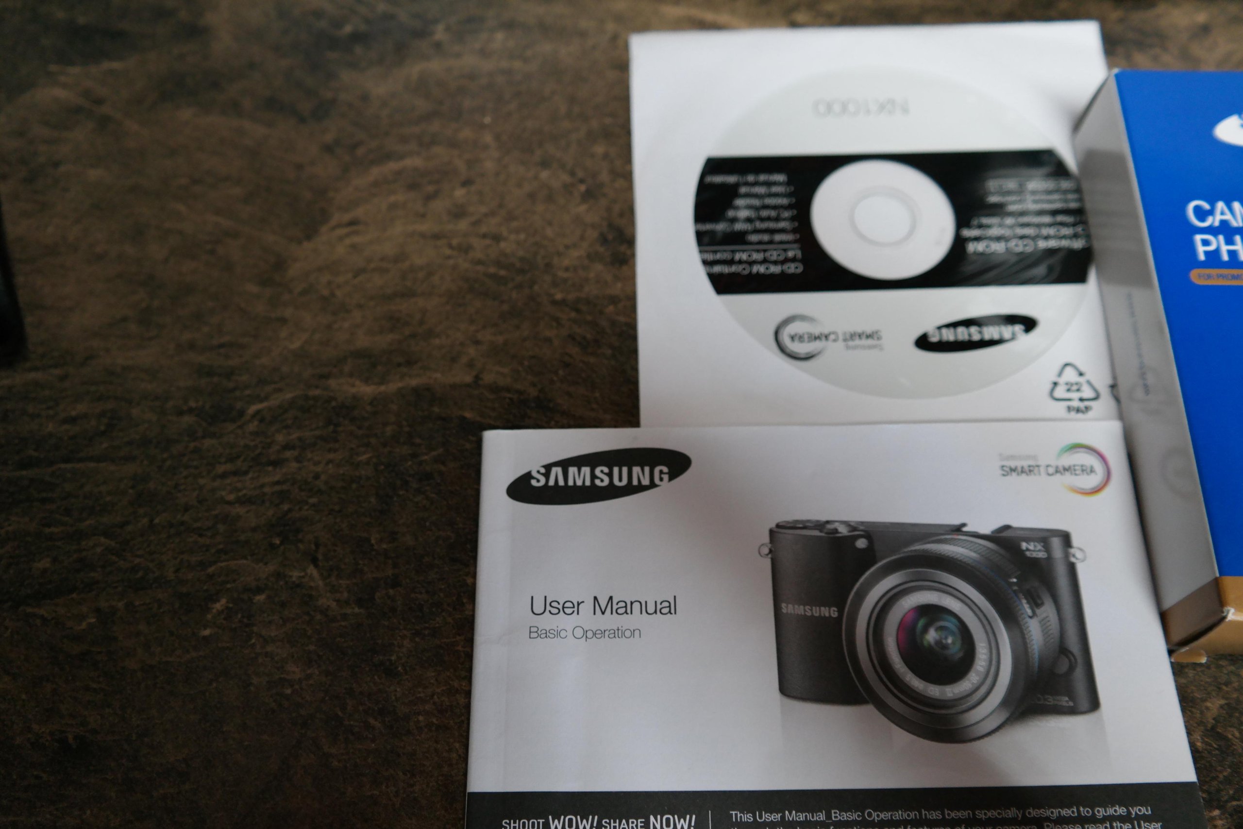 Samsung NX1000 Mirrorless Digital Camera with 20-50mm Lens, 20.3MP (Black)