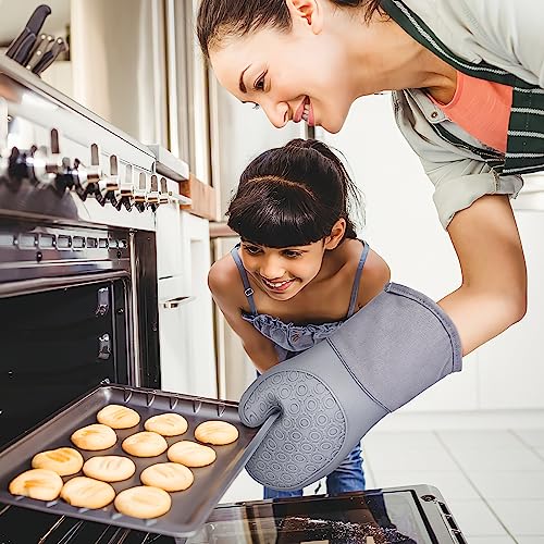 Oven Mitts and Pot Holders Sets, Silicone Oven Mitts Heat Resistant 550℉ Kitchen Oven Mits/Glove Set, Extra Long Kitchen Mittens and Hot Pads Pot Holder with Basting Brush for Baking Cooking Grilling