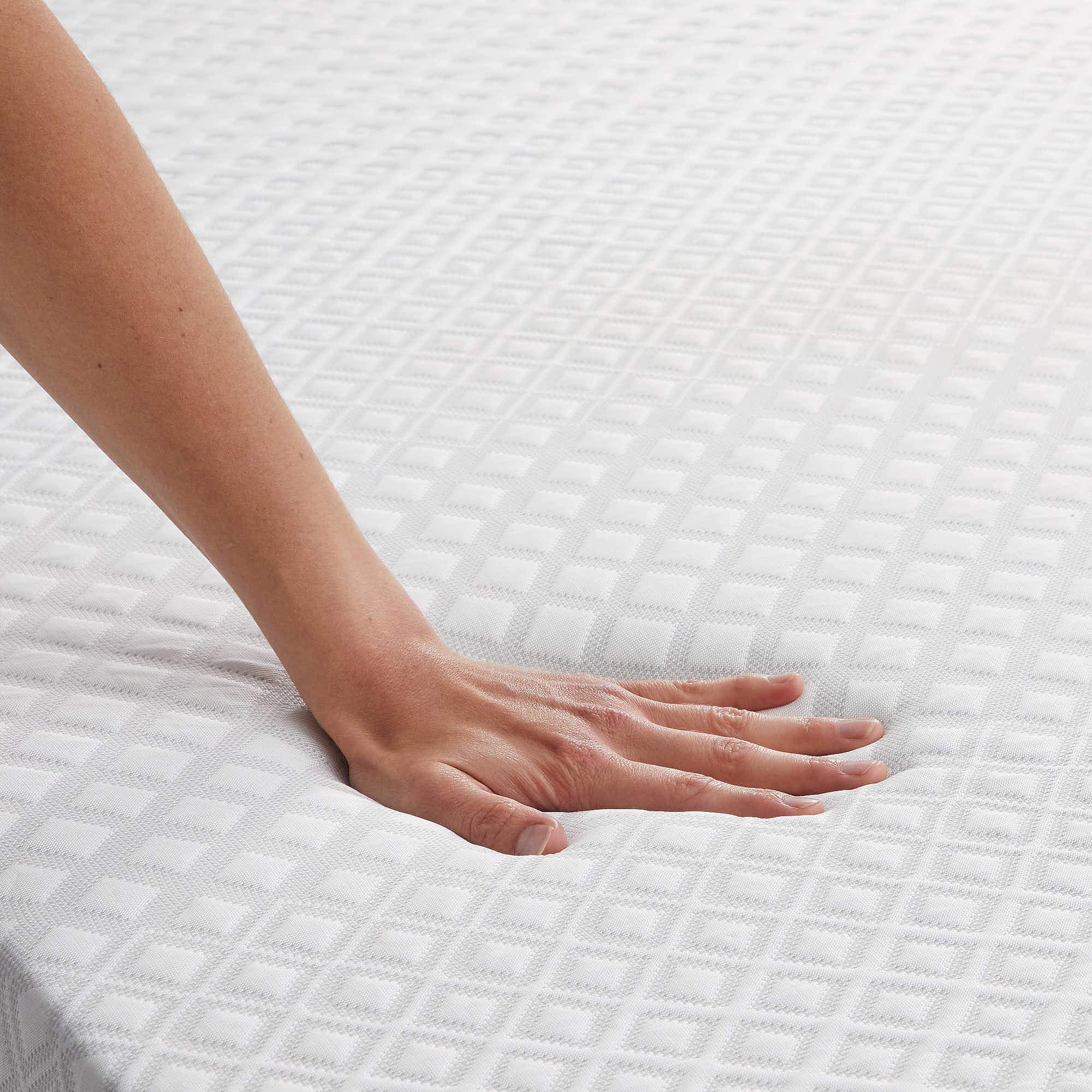 Malouf CARBONCOOL LT + OMNIPHASE Active Night Long—Phase Change Material Advanced Cooling Mattress Topper, Queen, White