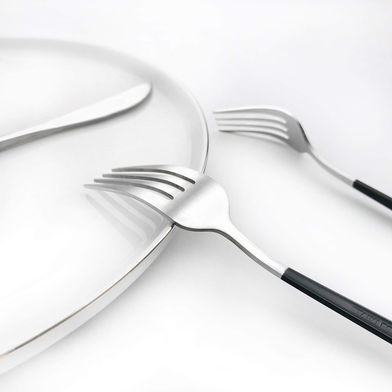 Gugrida Black Silver Flatware, Royal 5 Piece Matte Black Handle 18/10 Stainless Steel Tableware Sets for 1 Including Forks Spoons Knives, Camping Silverware Travel Utensils Set Cutlery Black/Silver