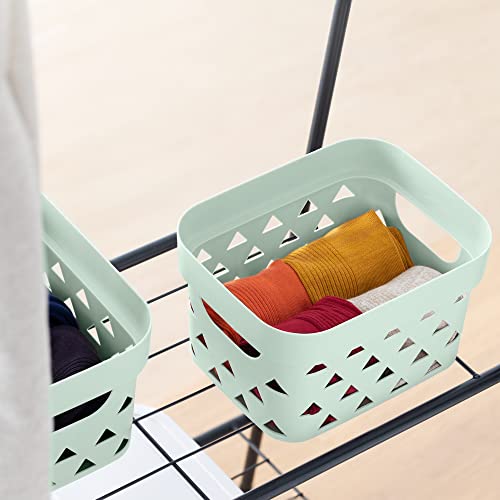 Navaris Plastic Storage Baskets with Lids (Set of 4) - 8.7" L x 6.9" W x 5.1" H - Stackable Basket Organizing Containers Bins with Lid - Mint Green