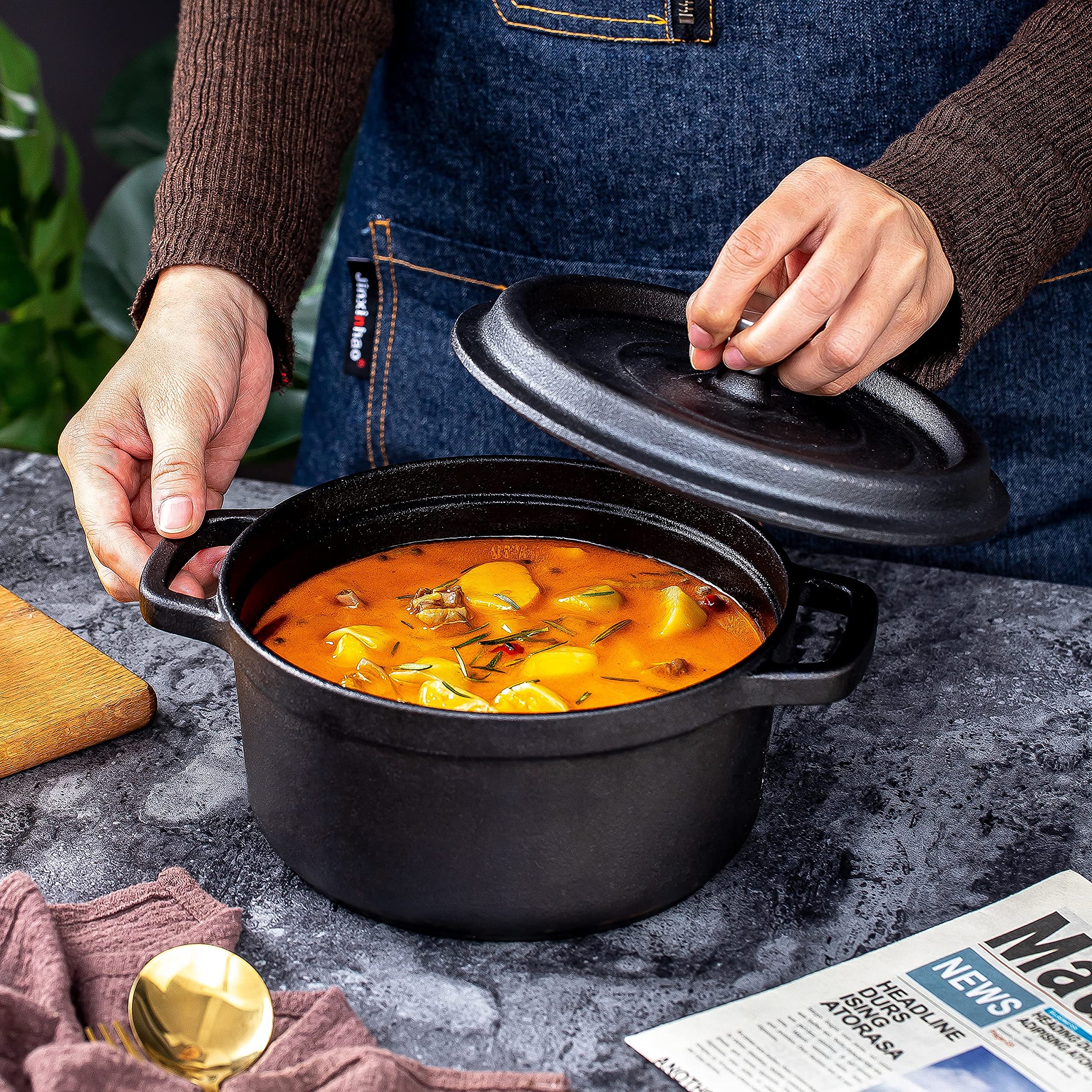 Bruntmor 4 Quart Pre-seasoned NonStick Cast Iron Dutch Oven With Handles, Lid And Silicone Accessories, 5.2 Qt Black Cast Iron Skillet with Loop handle, Cookware Braising Pan For Casserole