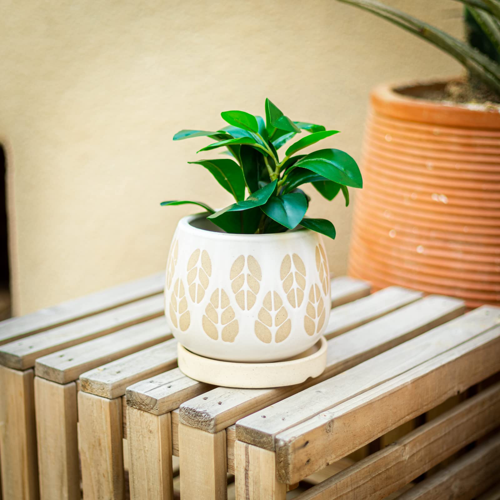 Chonsun Ceramic Planter with Saucer 6 Inch Plant Pots Indoor Oudoor Planter with Drainage Hole Flower Pots Succulent Plant Pots Mid-Century Ceramic Planter White