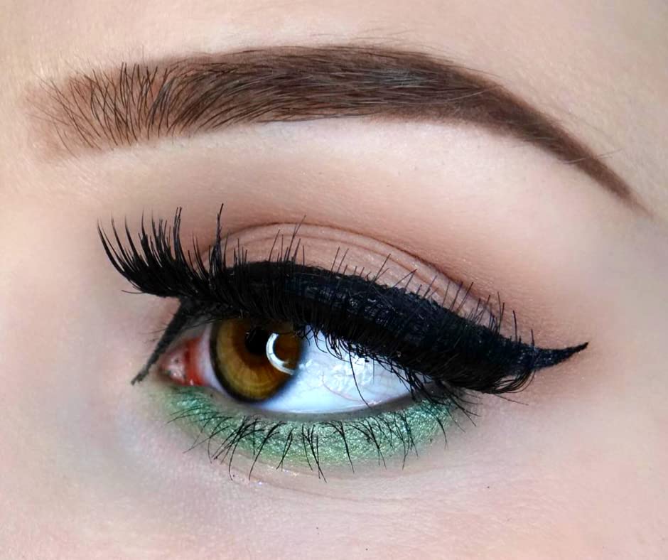 Cake Eyeliner with Applicator Brush - Water Activated Dry Pressed Eyeliner - Long-Lasting, Vibrant Color, Smudge Resistant - Vegan Cruelty Free Paraben Free (Matte Black)