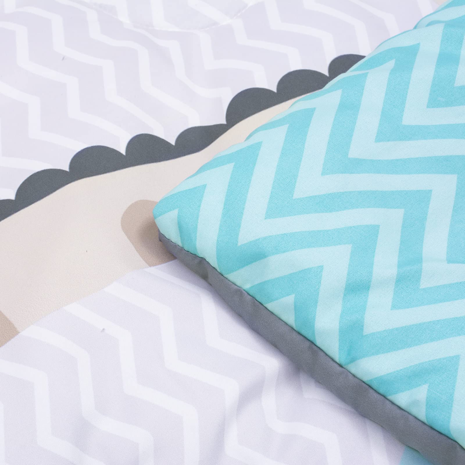 Cloele 3 Piece Toddler Bedding Set - Grey Toddler Comforter Set for Boys Girls includes Giraffe Quilt Fitted Sheet Pillowcase Microfiber Soft Standard Kids Bedding Toddler Comforter & Sheet Set