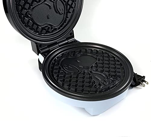 Uncanny Brands Peanuts Waffle Maker - Make Snoopy Waffles -Kitchen Appliance