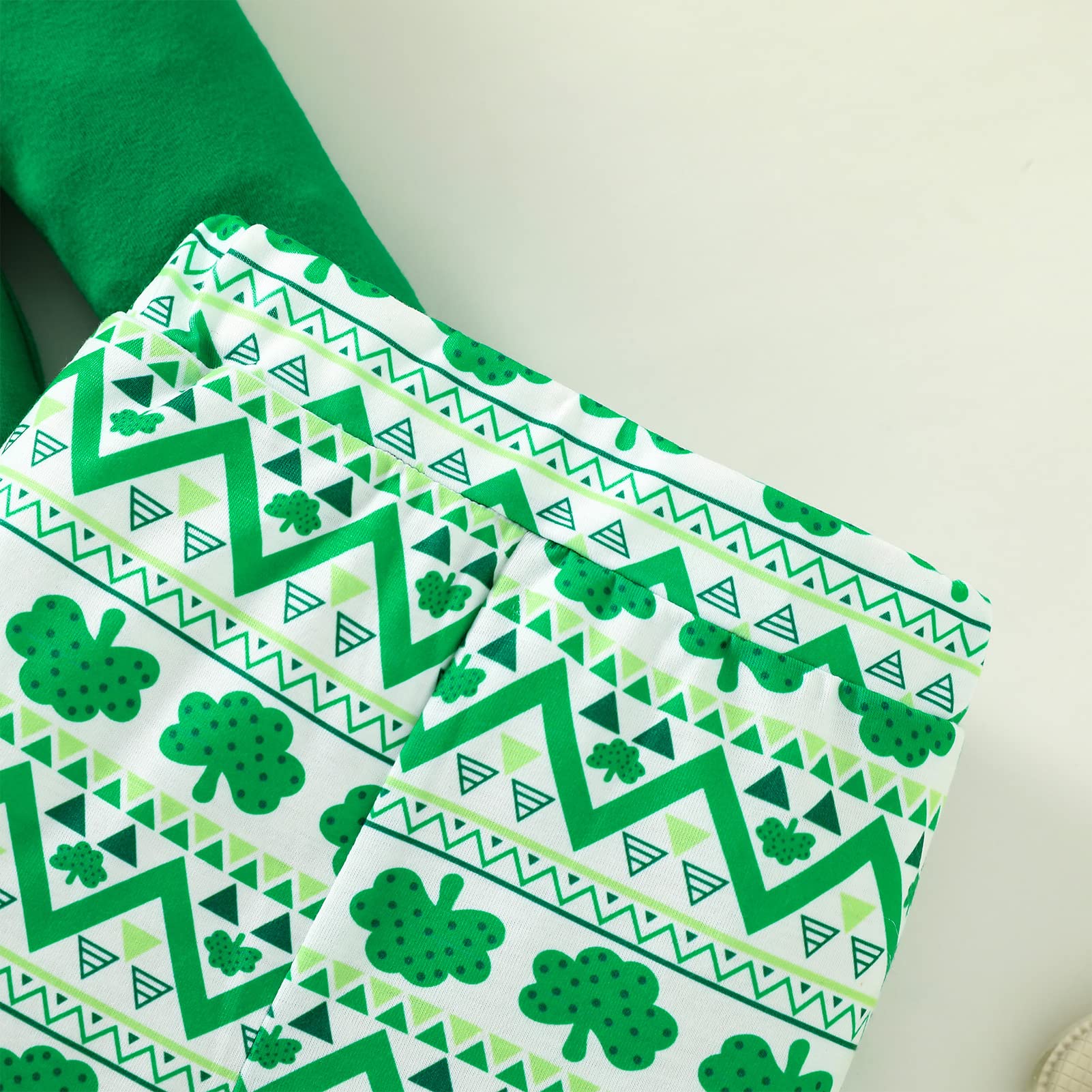GRNSHTS Baby Girl My First St.Patrick's Day Clothes Long Sleeve Ruffle Romper Bell-Bottomed Pants Headband 3Pcs Clover Print Outfits(Green-C,0-3M