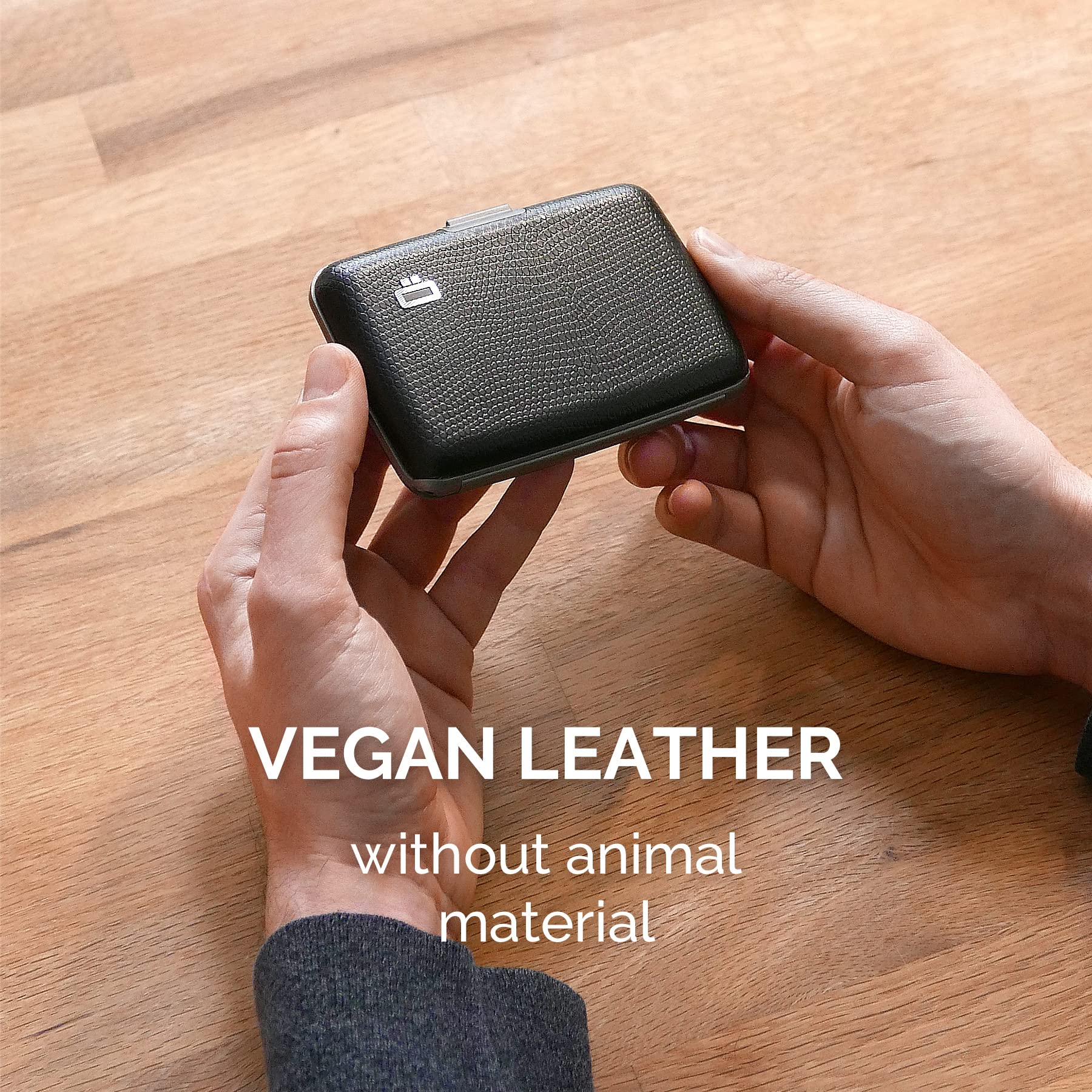 ÖGON -DESIGNS- Aluminum wallet smart case RFID Blocking – The original minimalist slim card holder for men and woman - Vegan Leather Snake Black/Grey Interior