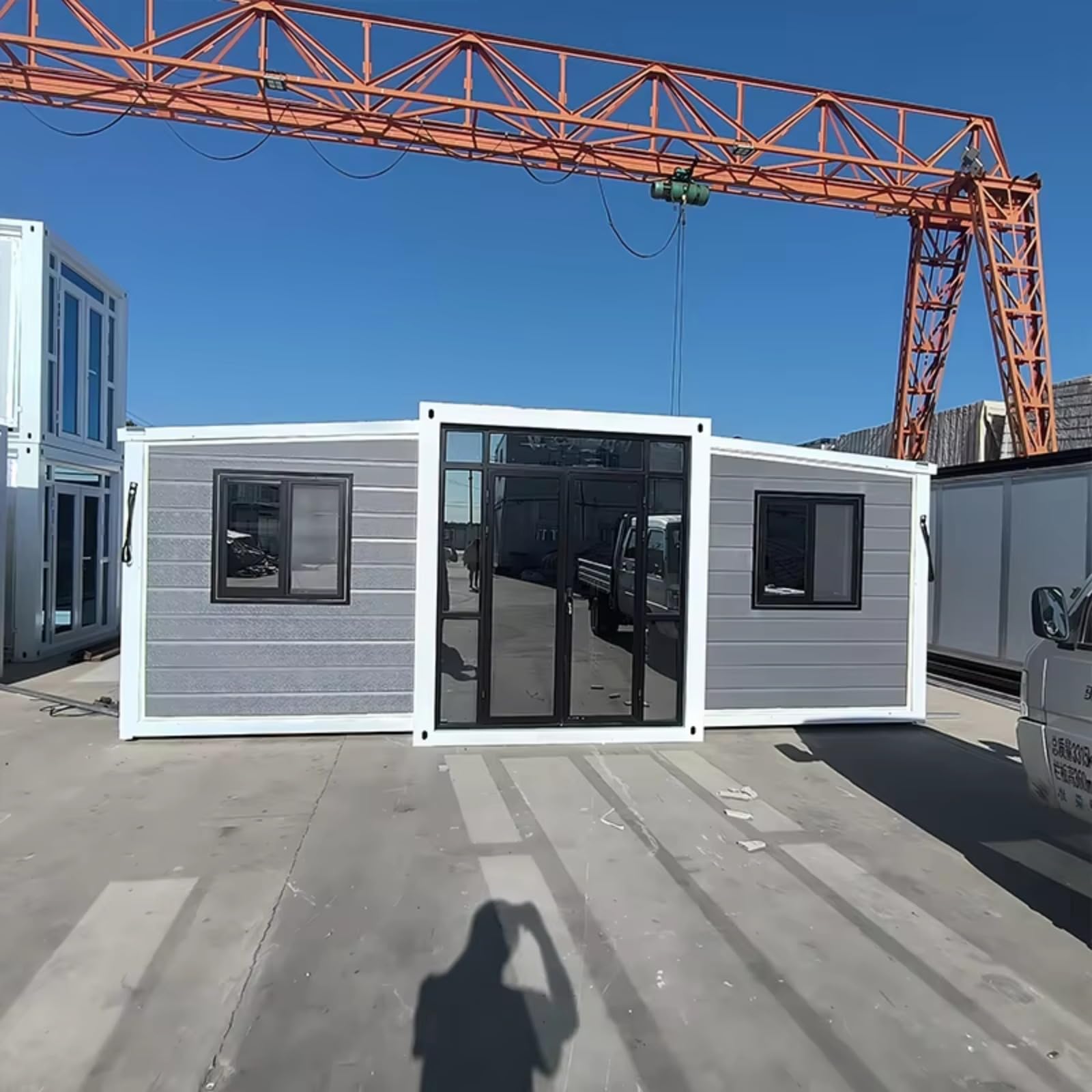 Folding Expandable Container House with 3 BedroomsâModular Design for Easy Setup and Transportation, Ideal for Temporary Housing and Recreational Use