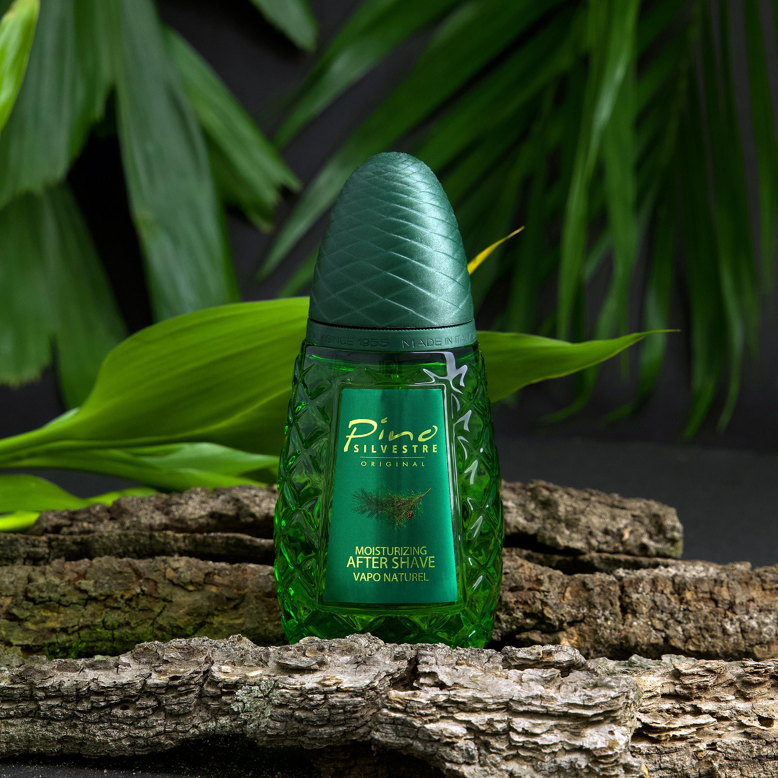 Pino Silvestre Moisturizing After Shave - An Original Treatment For Post Shaving - An Organic, Cooling Moisturizer Serum For The Face - A Tree Scented Travel Sized Bottle - 4.2 Oz Aftershave Spray