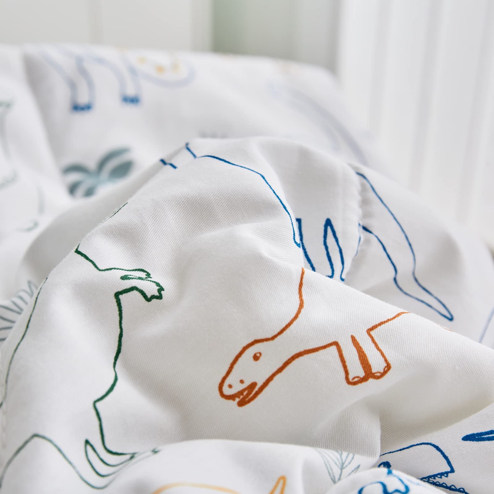Cotton 4 Pieces White Dinosaurs Toddler Bedding Set Includes Adorable Quilted Comforter,White Fitted Sheet, Top Sheet, and Pillow Case