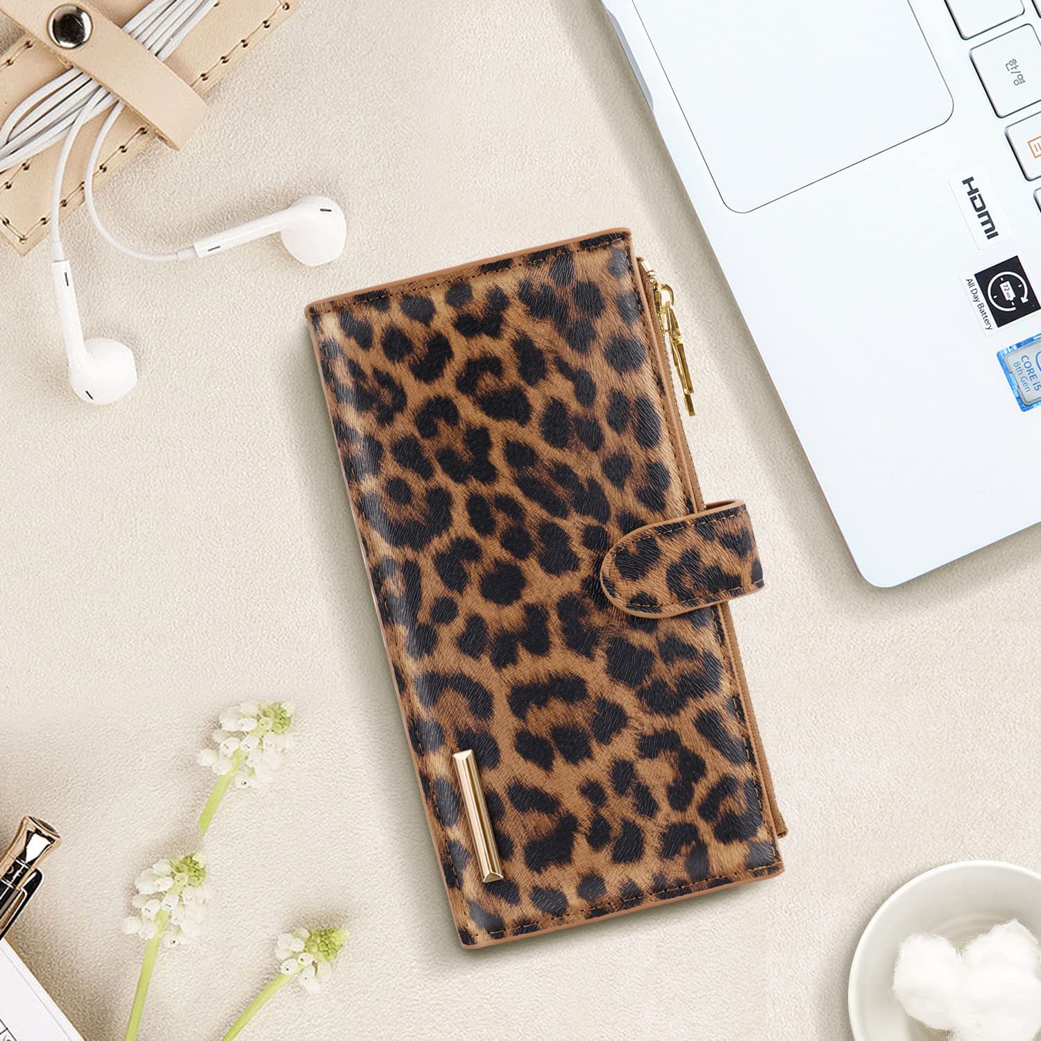 Coco Rossi Womens RFID Blocking Glitter Leather Multi Card Organizer Bifold Black Wallet with Zipper Pocket,Leopard
