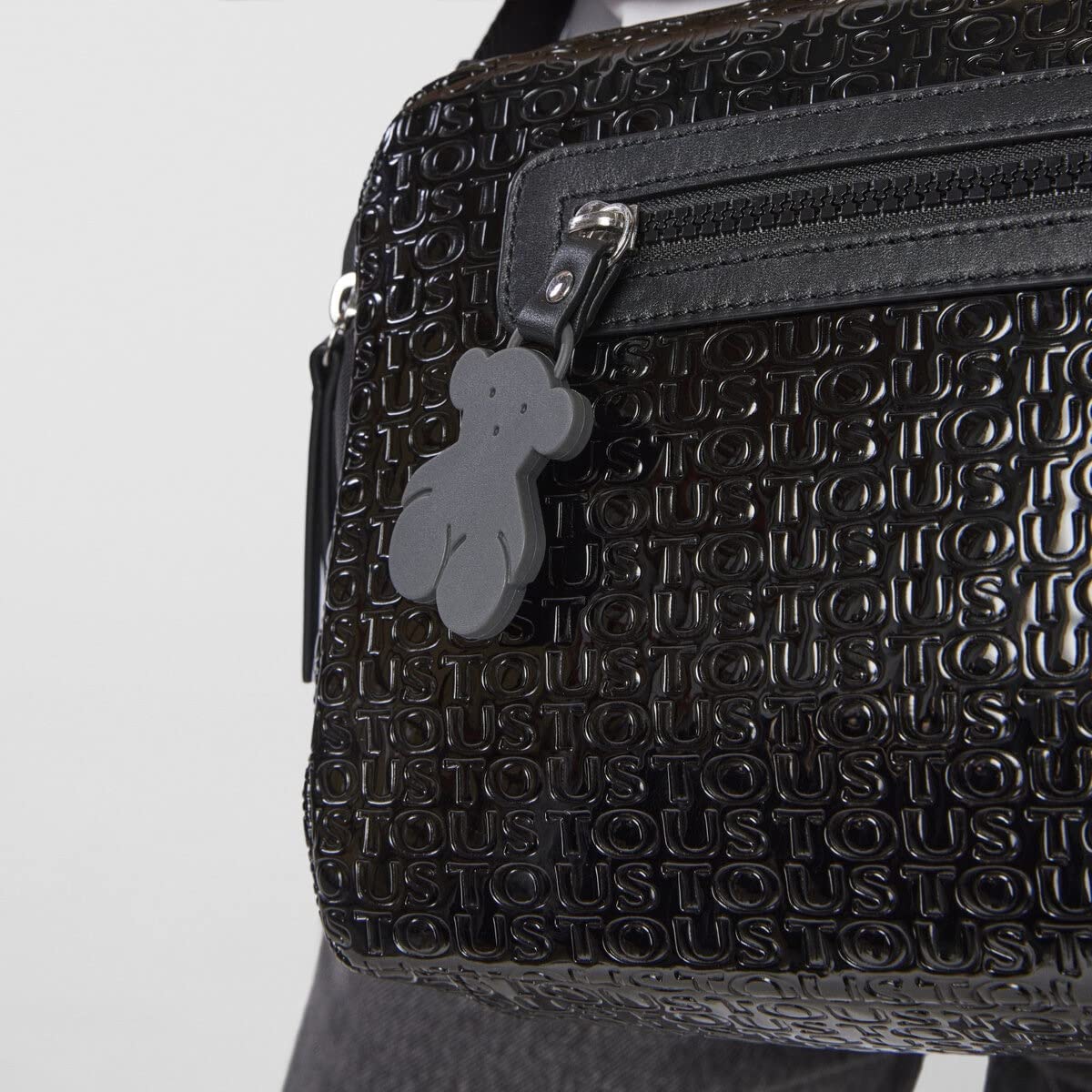 TOUS Waterproof Vinyl Combined with Patent Leather Effect Crossbody Bag for Women, 16x23x7.5 cm, Lindsay Collection